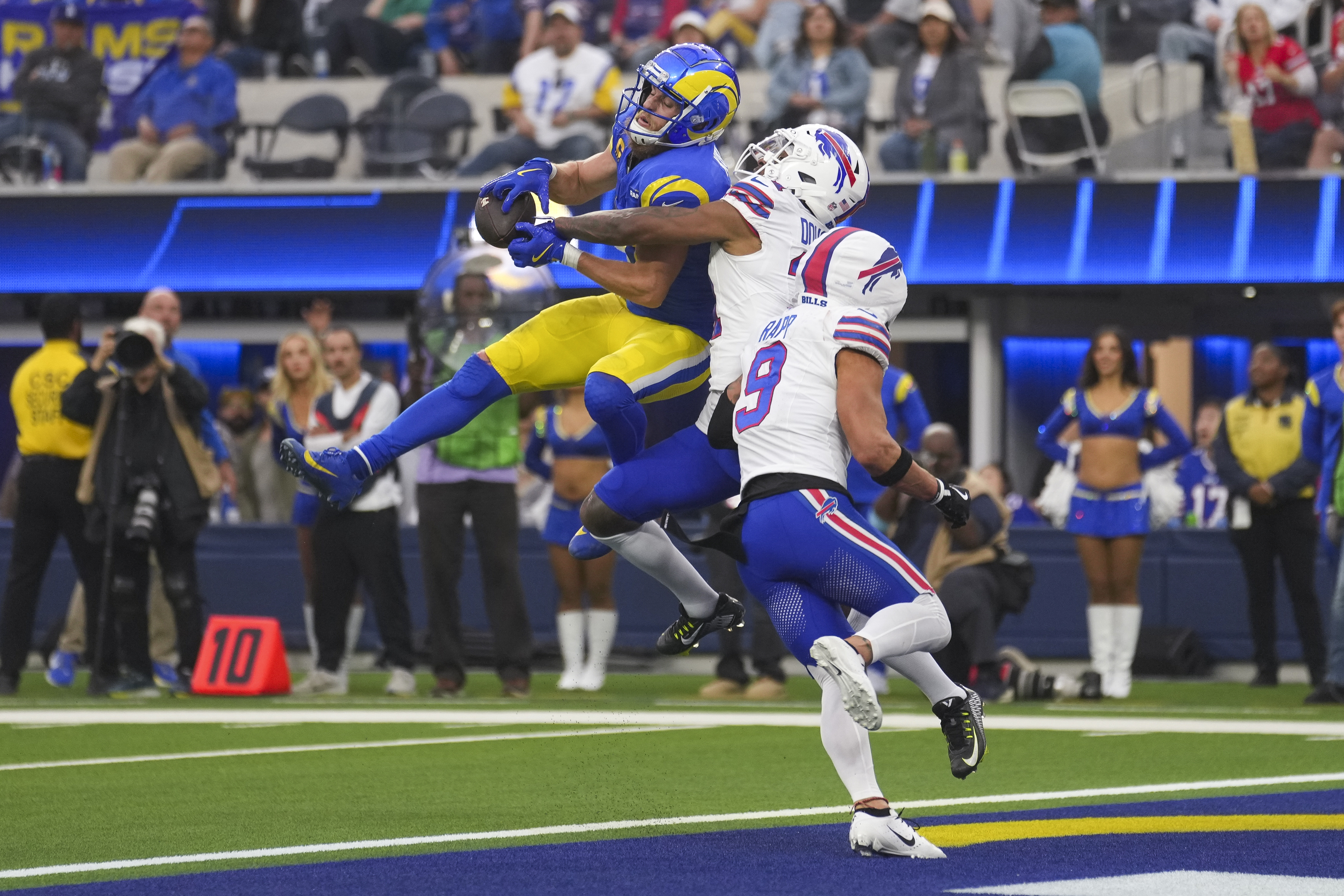 Buffalo Bills at Los Angeles Rams in NFL Week 14 action - syracuse.com