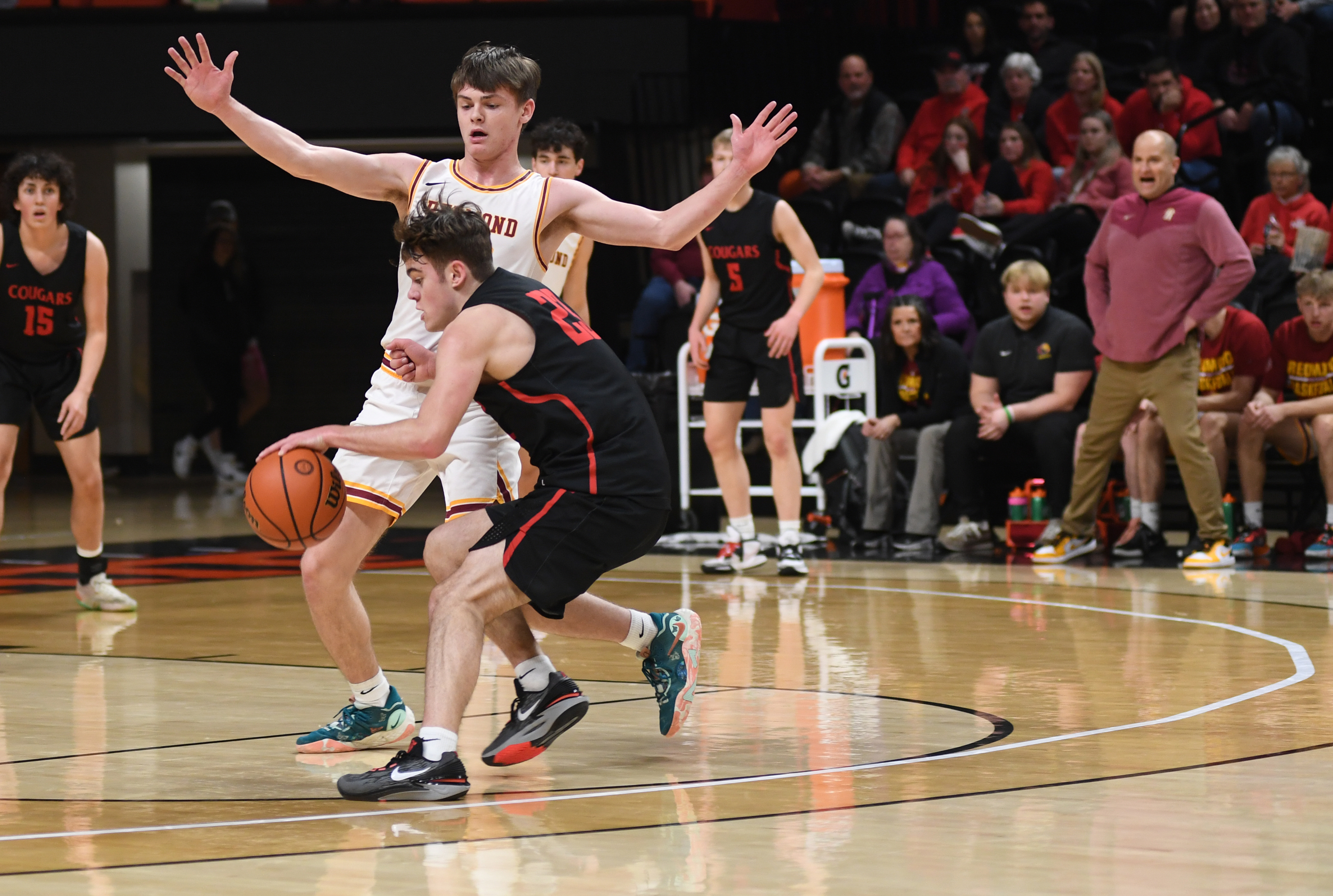 Boys basketball: Redmond Panthers vs Mountain View Cougars - oregonlive.com