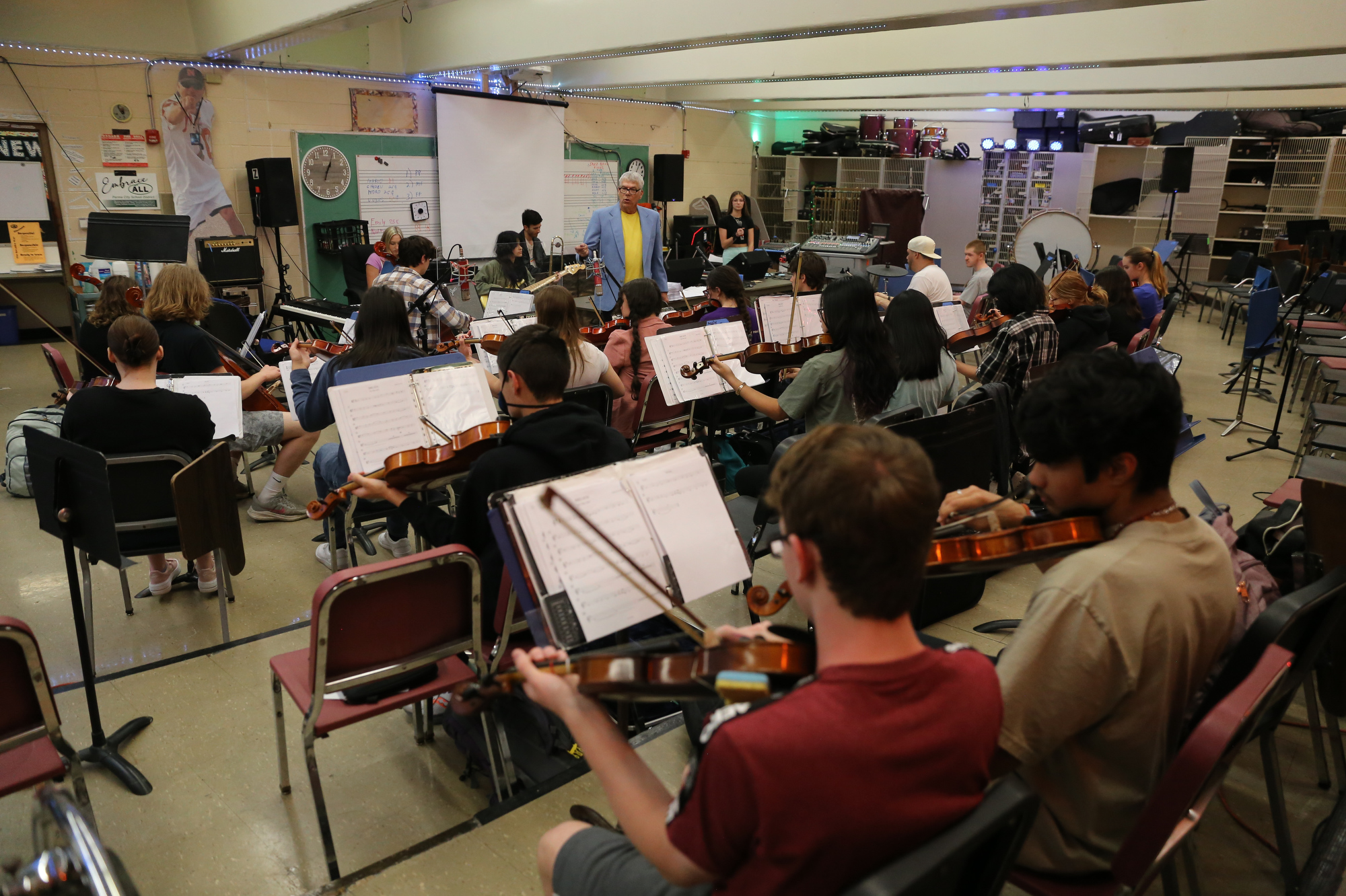 Normandy HS band rehearses for upcoming "Dark Side of the Moon ...