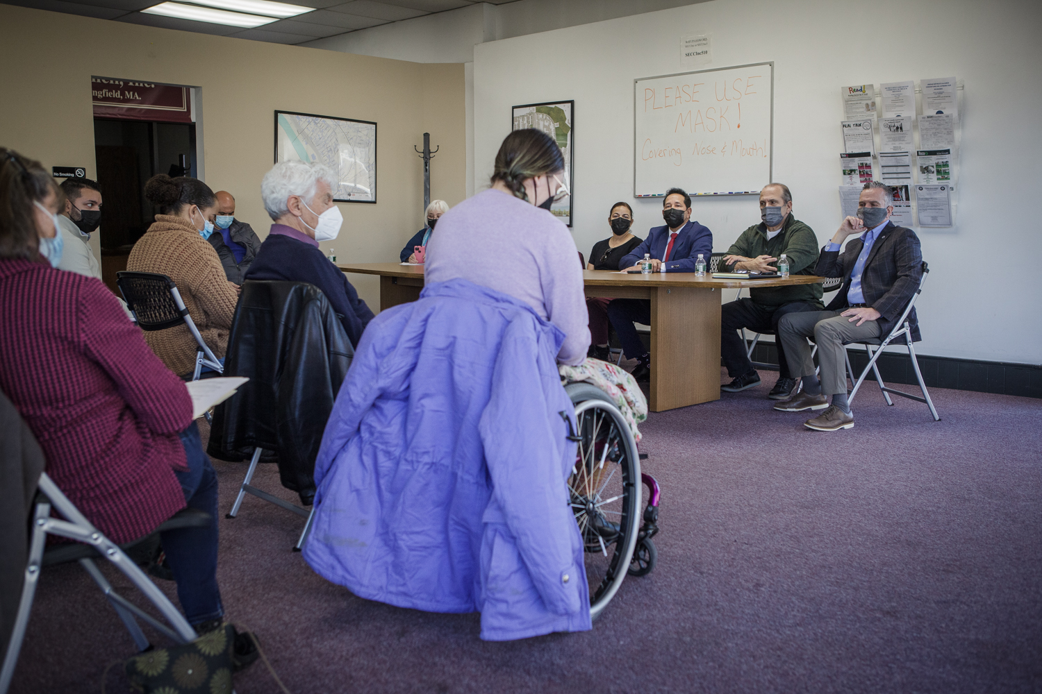 Springfield residents put their concerns to Rep. Carlos Gonzalez over ...