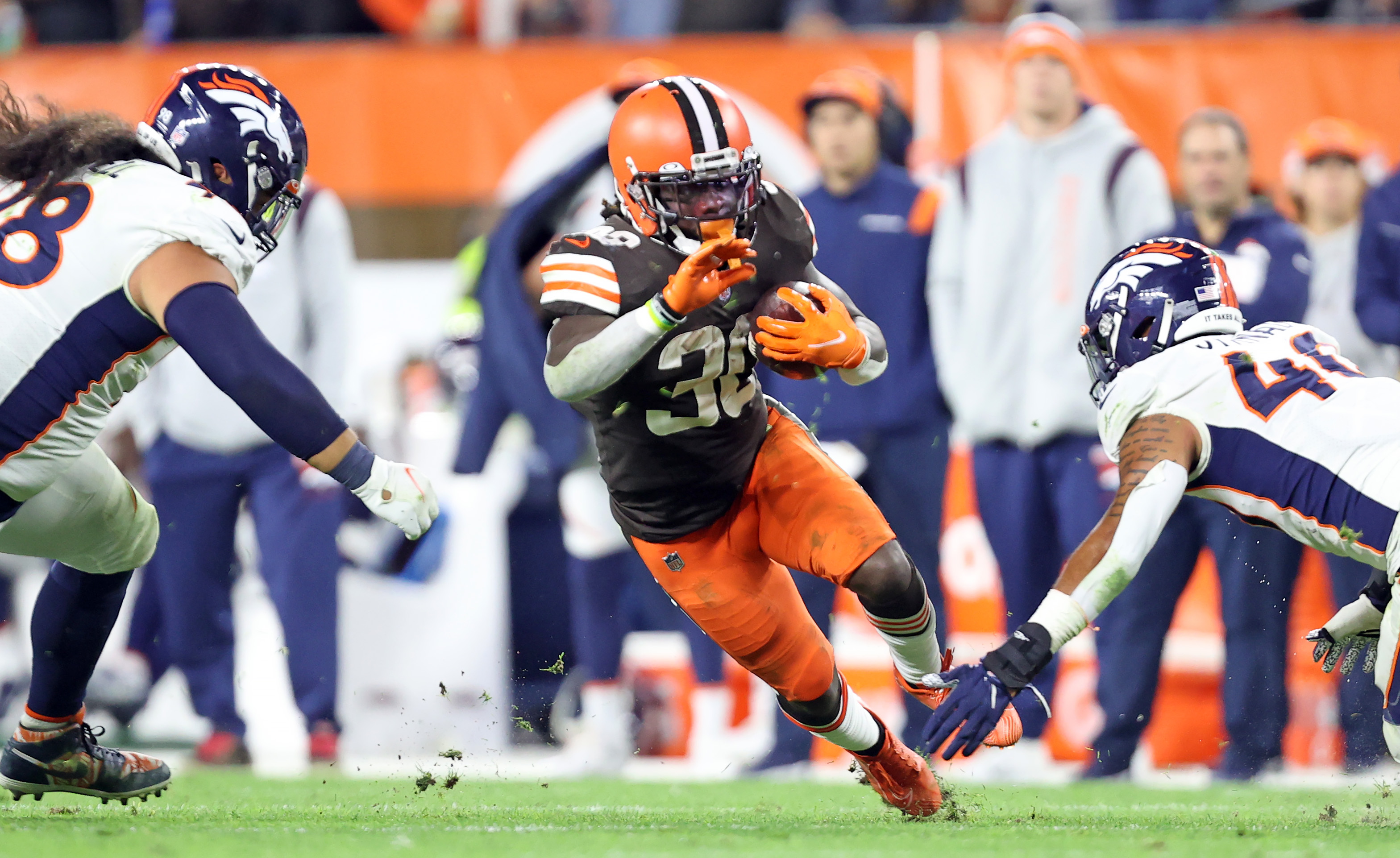 Cleveland Browns running back D'Ernest Johnson vs. the Denver Broncos ...