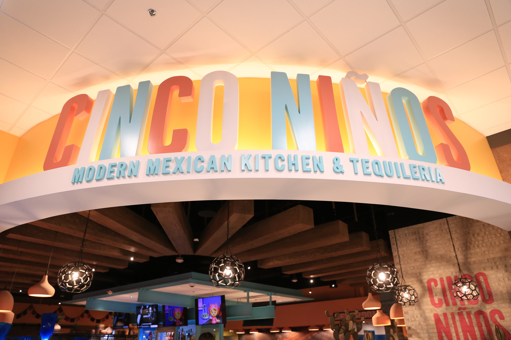 Kalahari Resort shows off new restaurants, water slide - cleveland.com