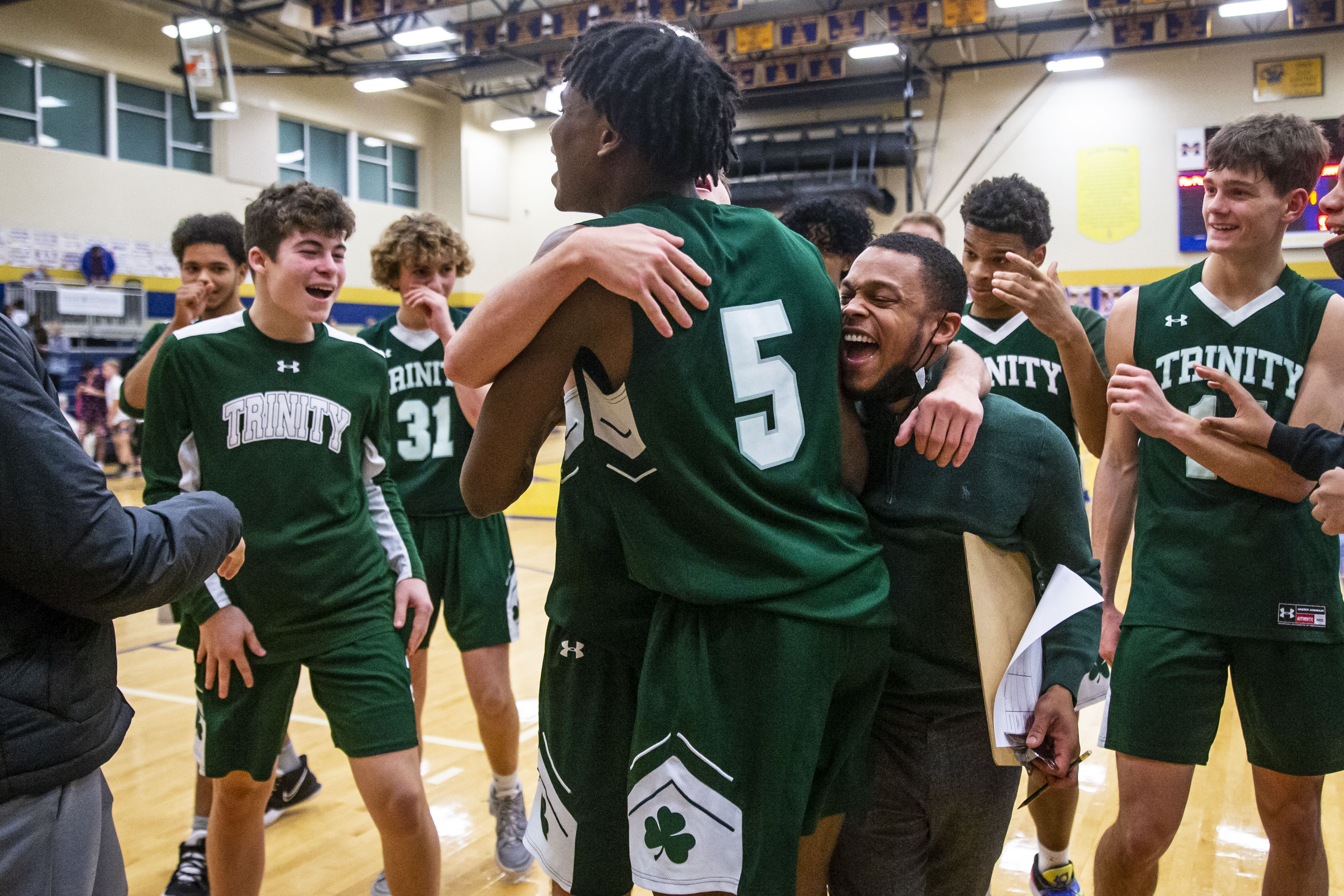 Trinity vs Middletown in boys high school basketball - pennlive.com