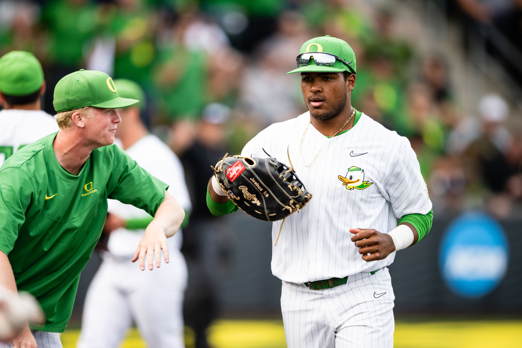 Oregon Ducks vs. Oral Roberts, Eugene Super Regional Game 1 ...