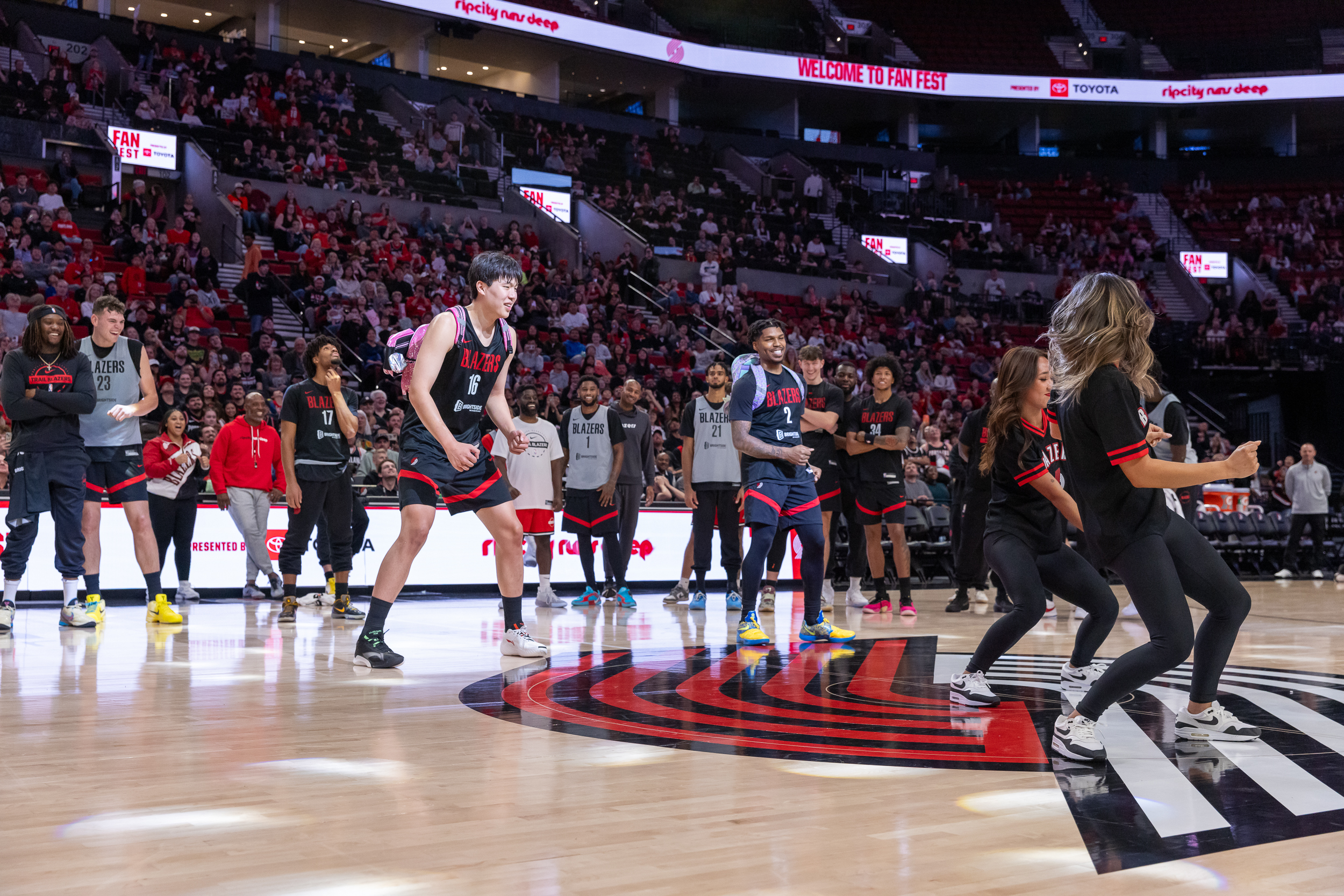 Trail Blazers annual fan fest scrimmage - oregonlive.com