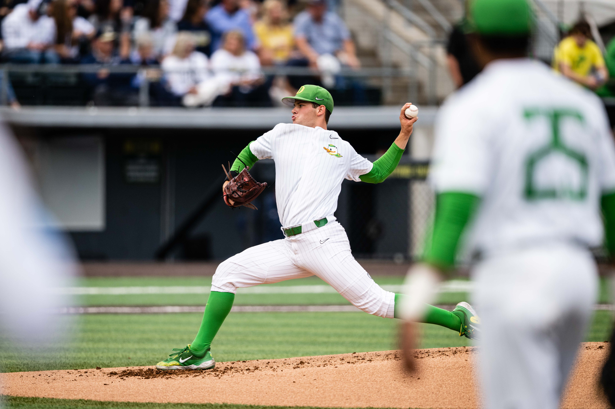 Oregon Ducks vs. Oral Roberts, Eugene Super Regional Game 1 ...