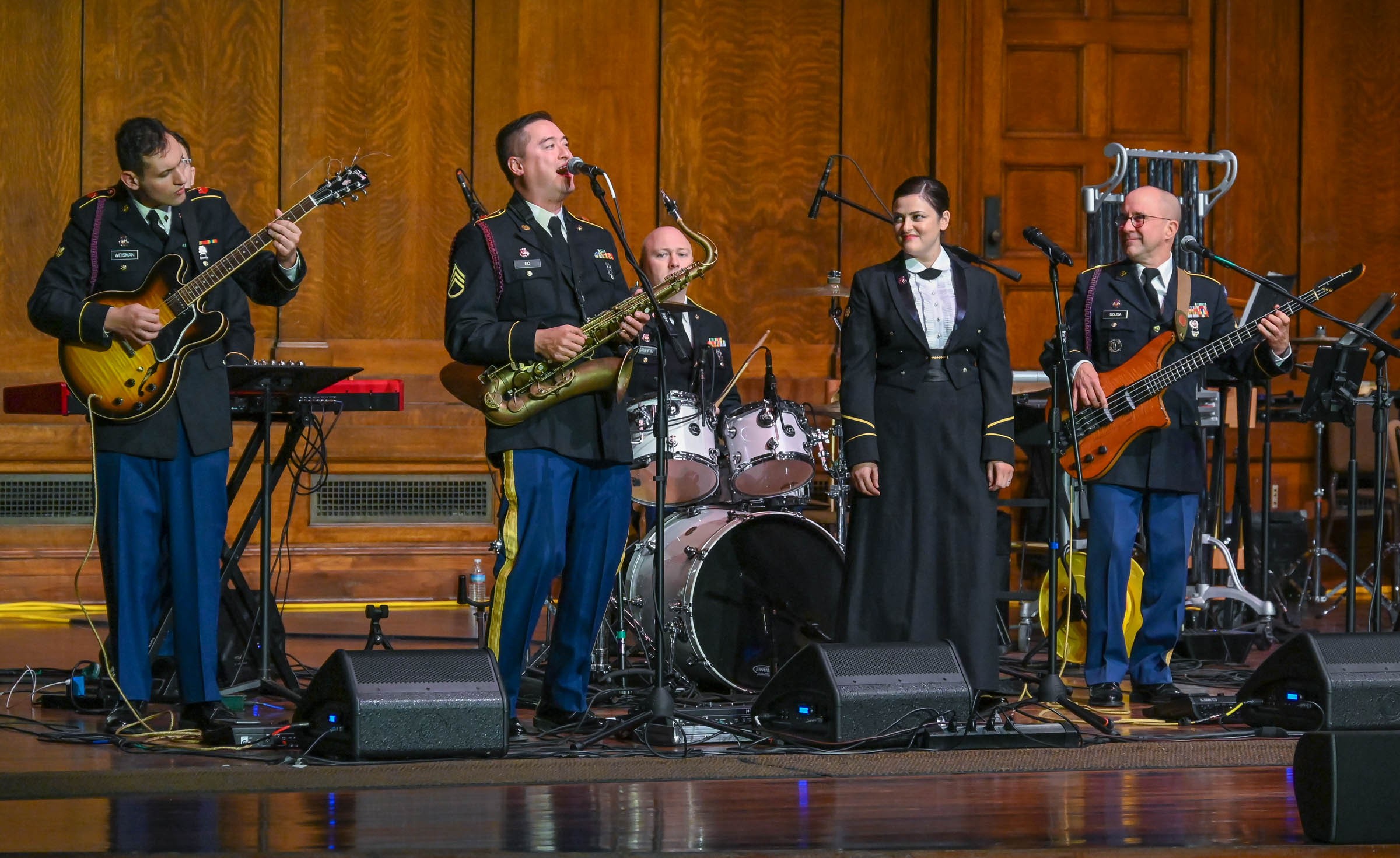Army band performs free holiday concert at Springfield Symphony Hall ...