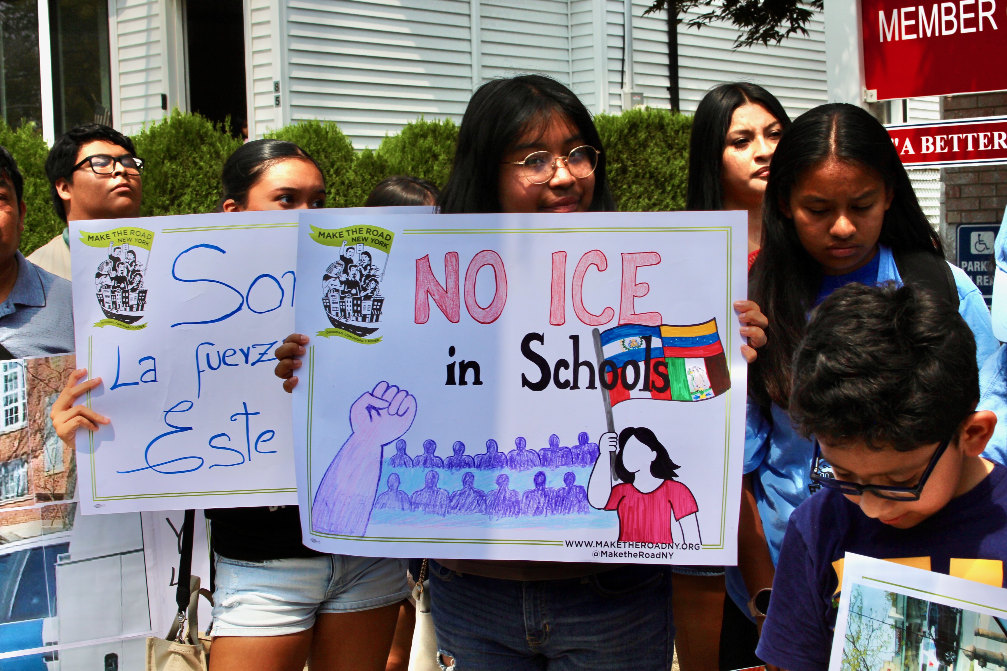 Staten Islanders rally for legislation to protect undocumented ...