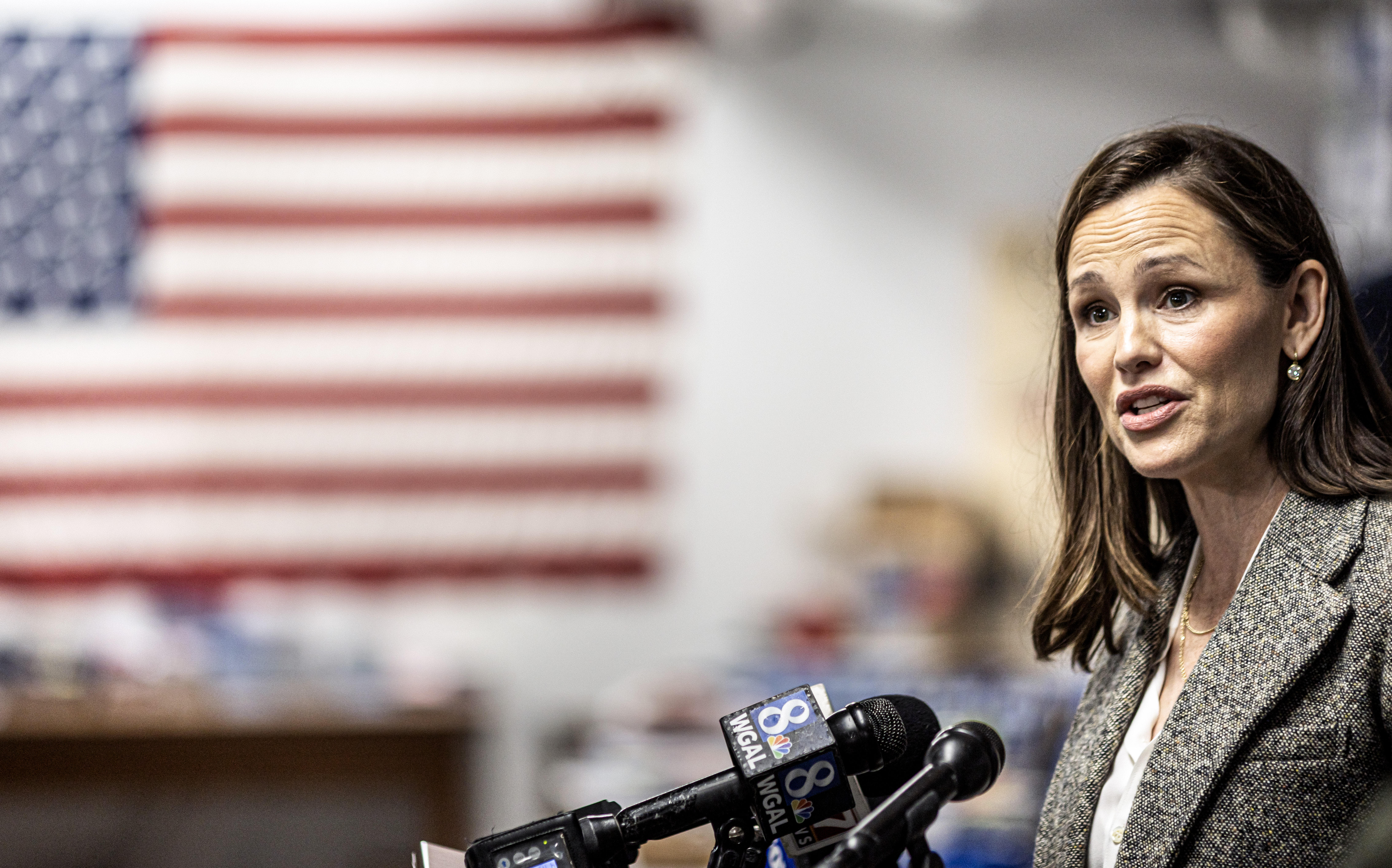 Jennifer Garner campaigns for Kamala Harris - pennlive.com