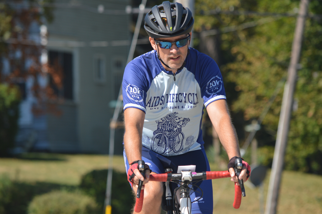 Kalamazoo man raises money for Black Lives Matter movement with 1,000 ...