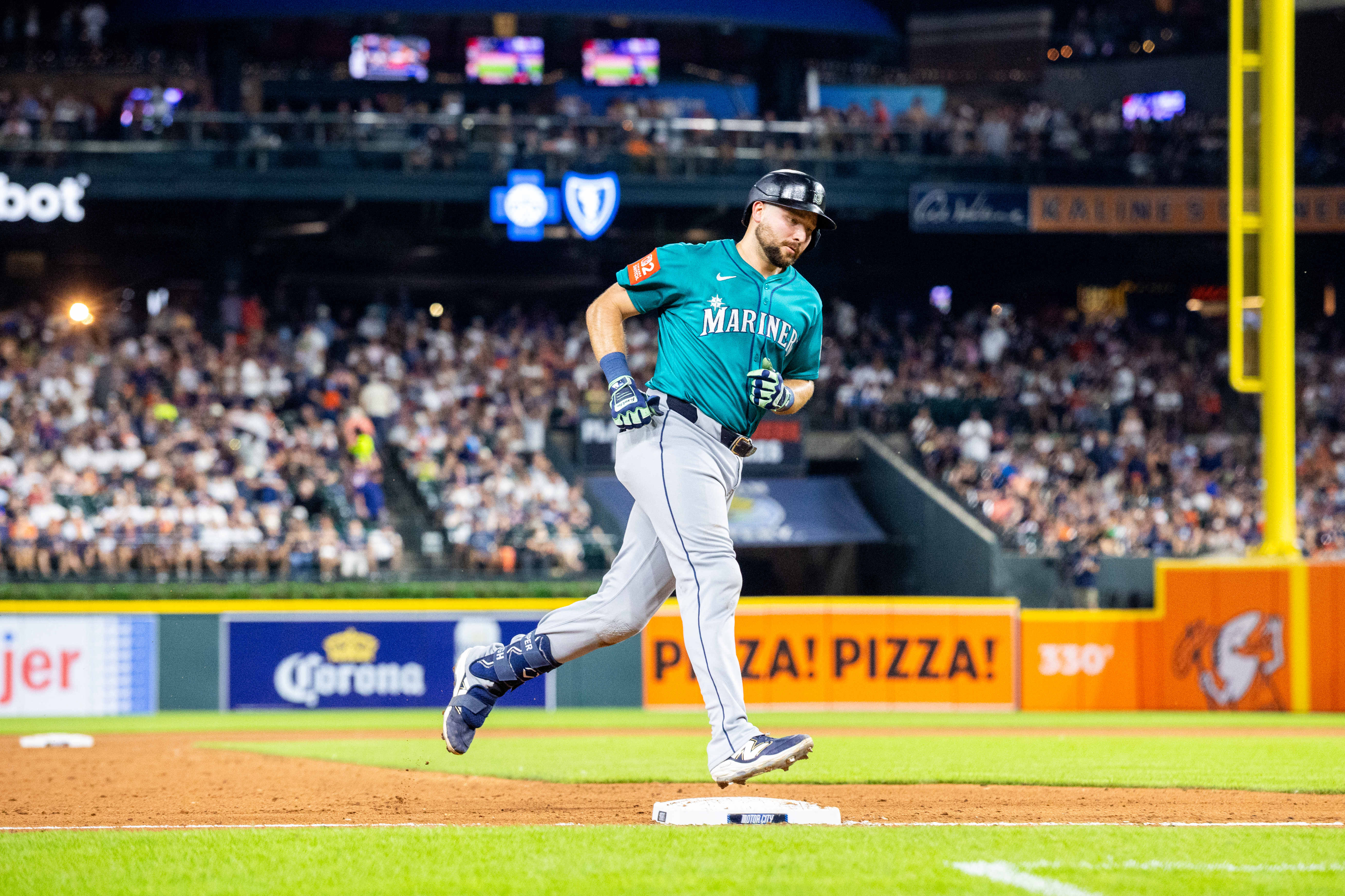 Detroit Tigers host Seattle Mariners, celebrate 25 years of Comerica ...