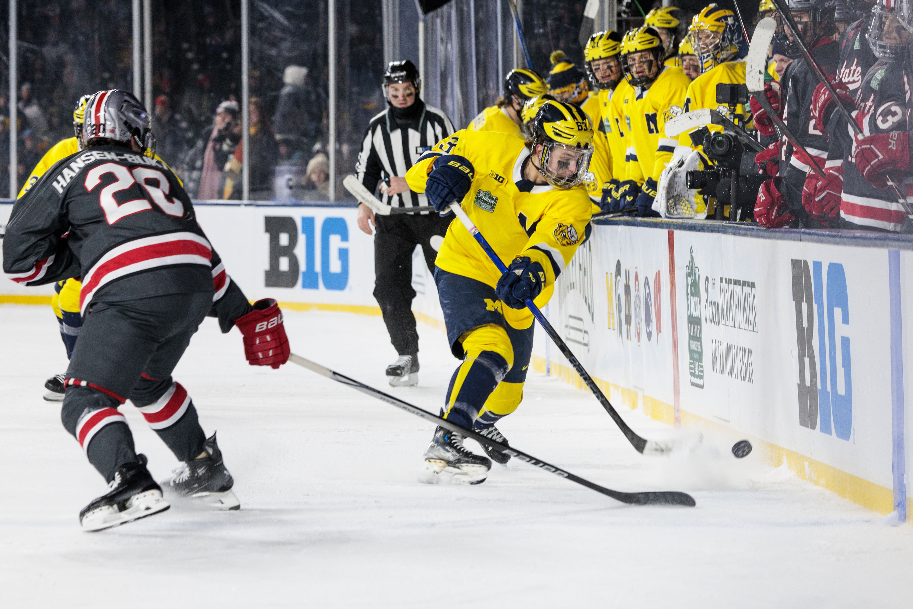 Frozen Confines ice hockey at Wrigley Field: Michigan vs. Ohio State ...