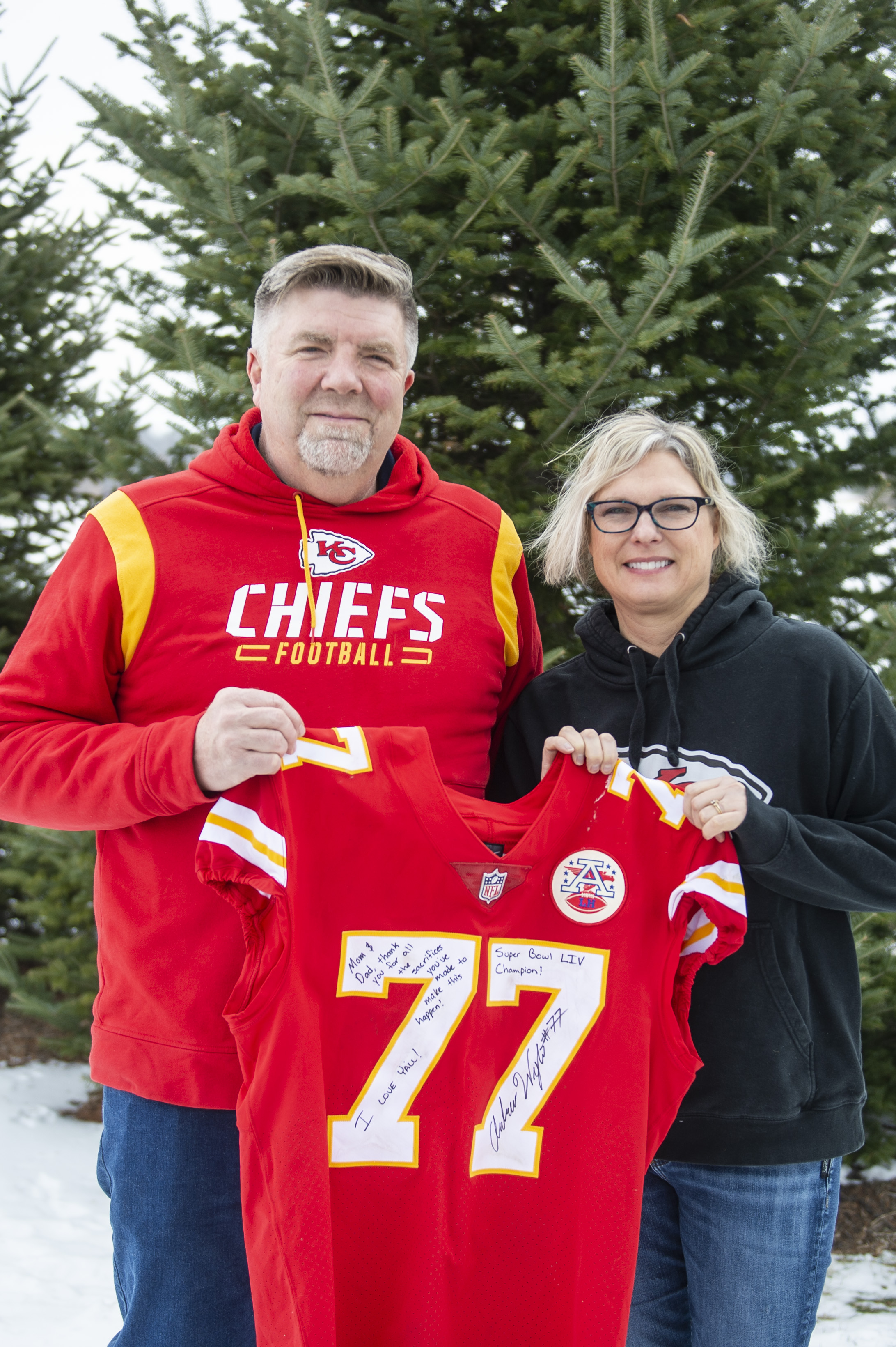 Hemlock parents cheer on their son Kansas City Chiefs' Andrew Wylie in ...