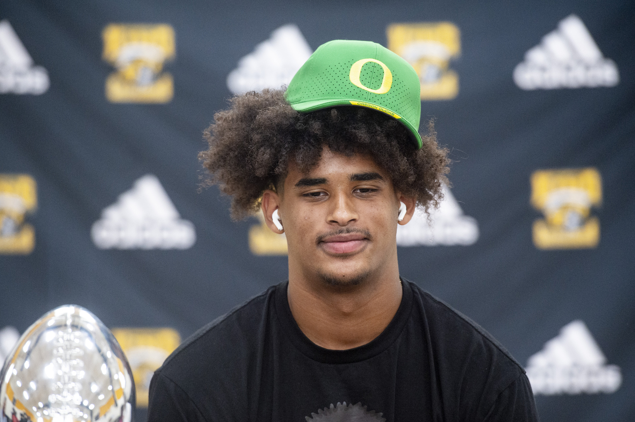 Detroit MLK QB Dante Moore announces commitment to Oregon - mlive.com