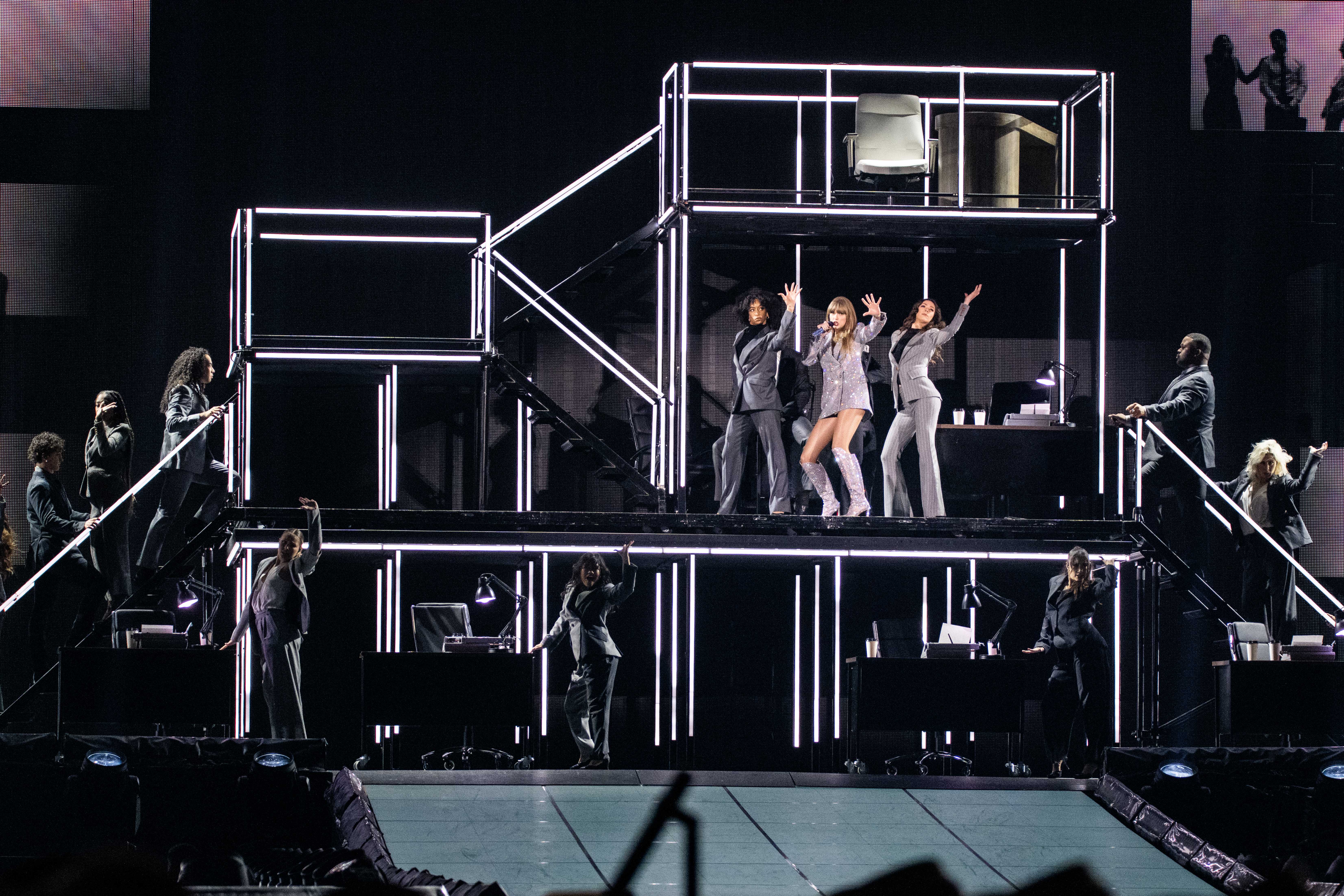 Taylor Swift performs on her “Eras” tour in Detroit - cleveland.com