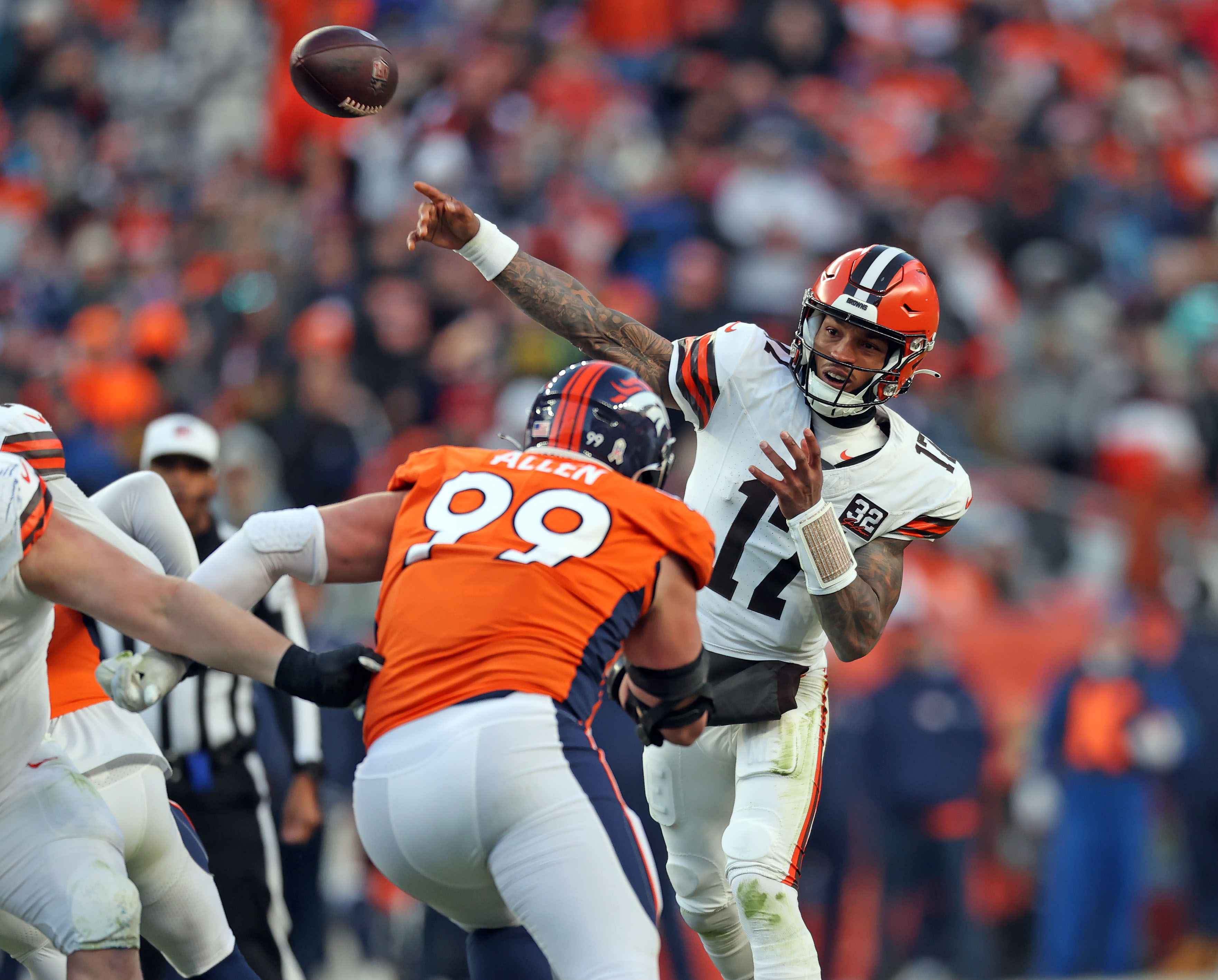 Cleveland Browns quarterback Dorian Thompson-Robinson vs. Denver ...