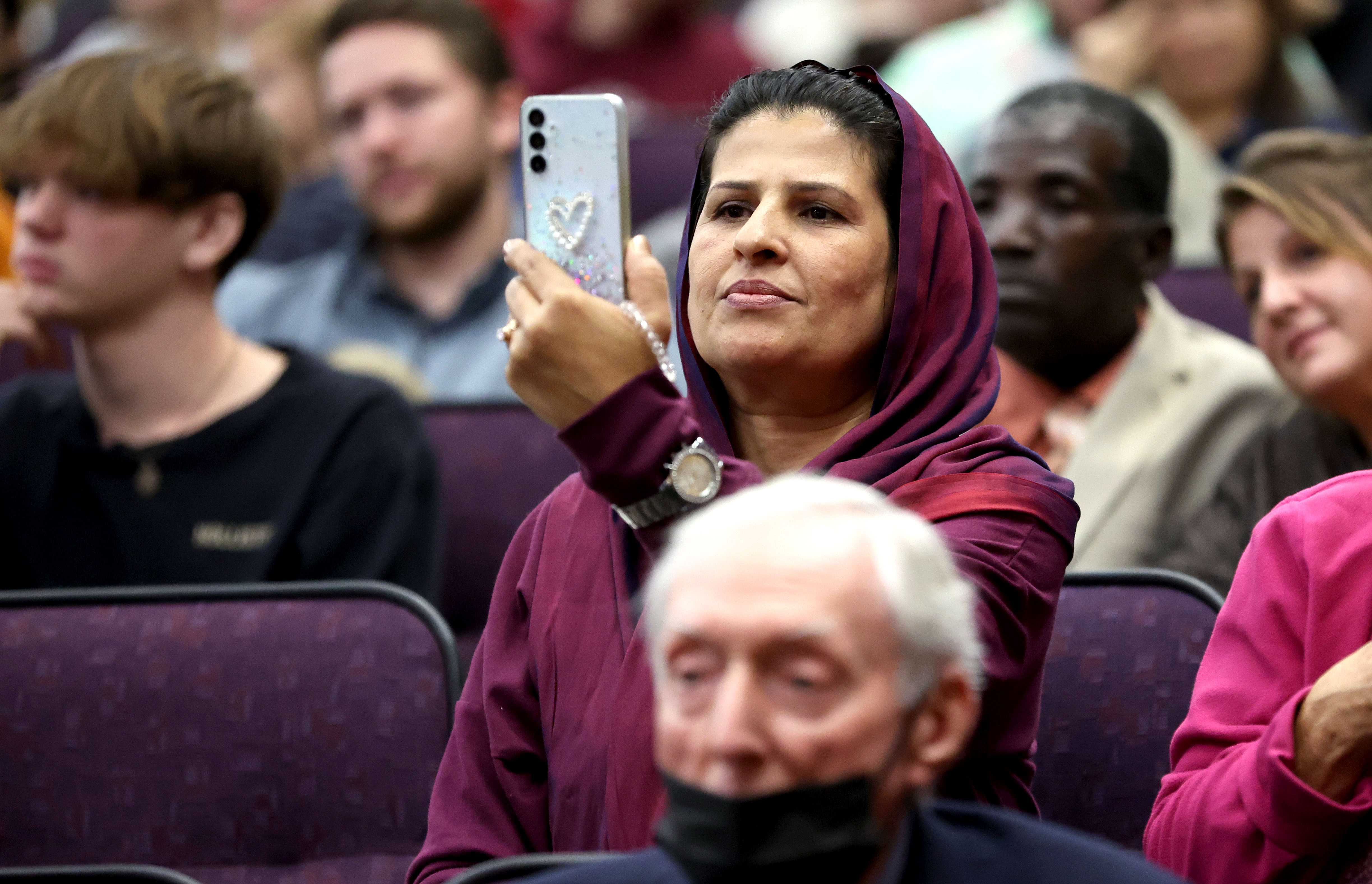 Eighty new citizens welcomed at OCC ceremony - syracuse.com