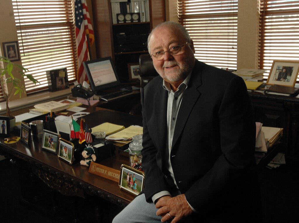 Grand Rapids philanthropist, former U.S. Ambassador Peter Secchia dies ...