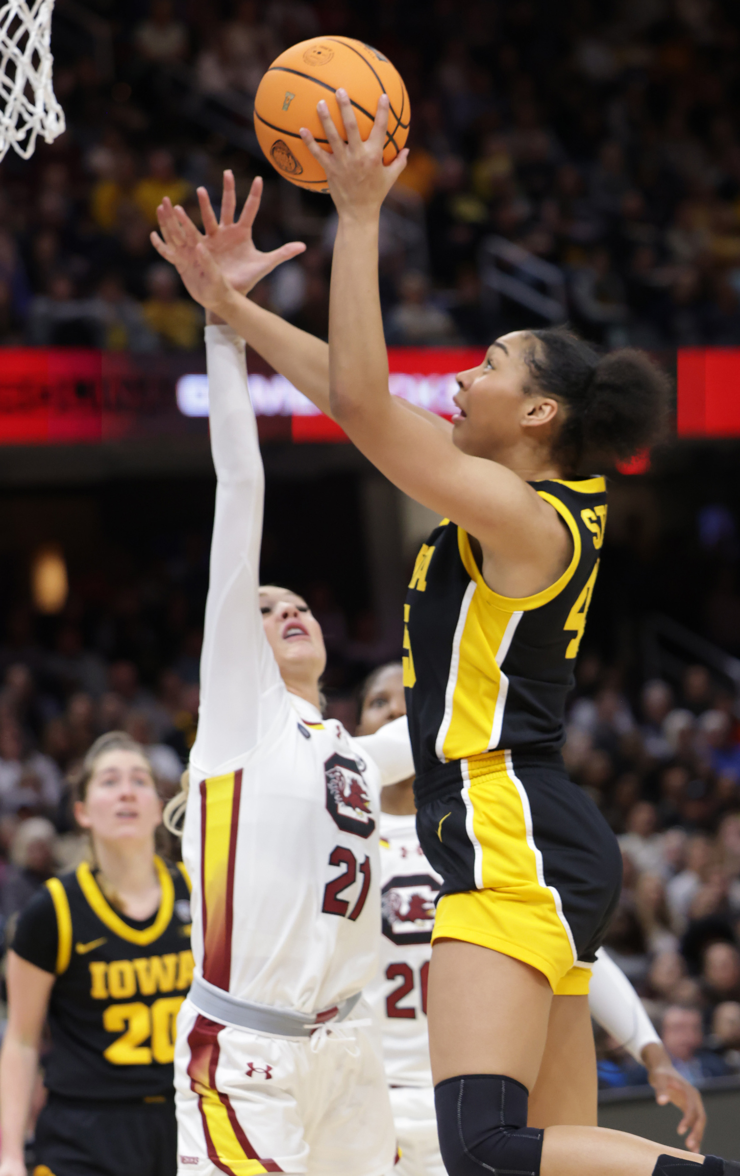Iowa vs. South Carolina in NCAA Women's Final Four championship game ...