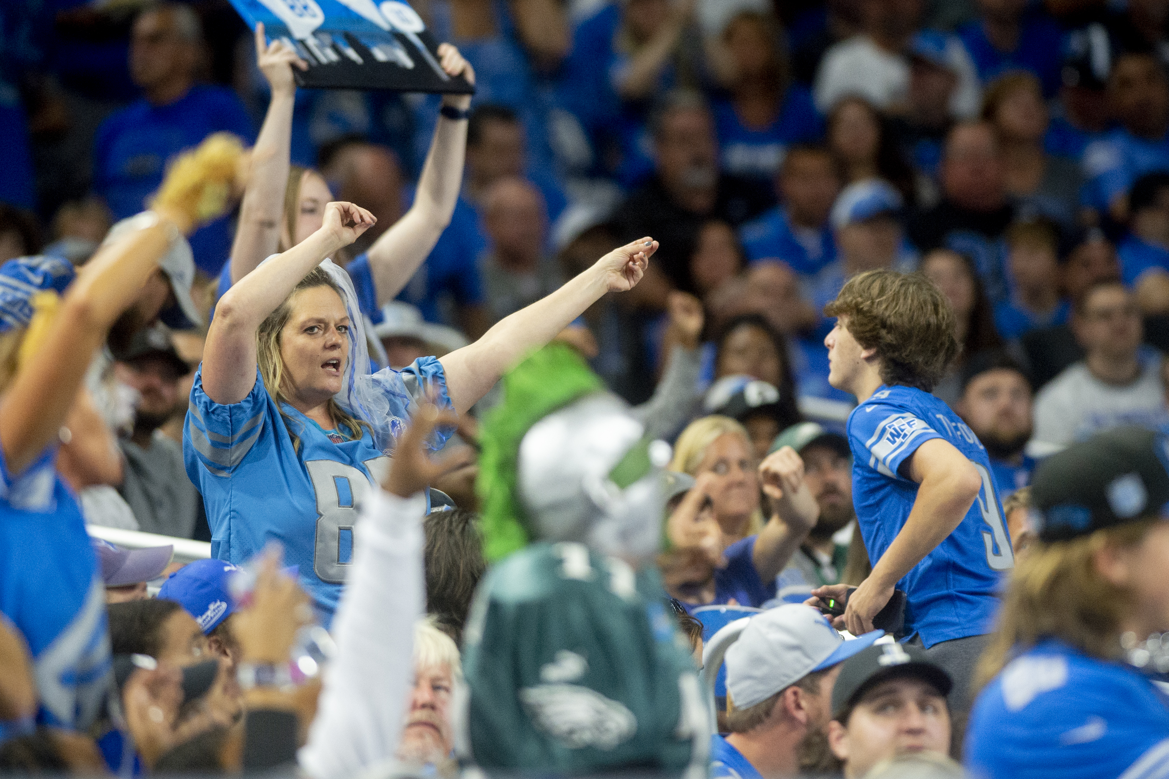 Detroit Lions fans fill Ford Field in season-opener against ...