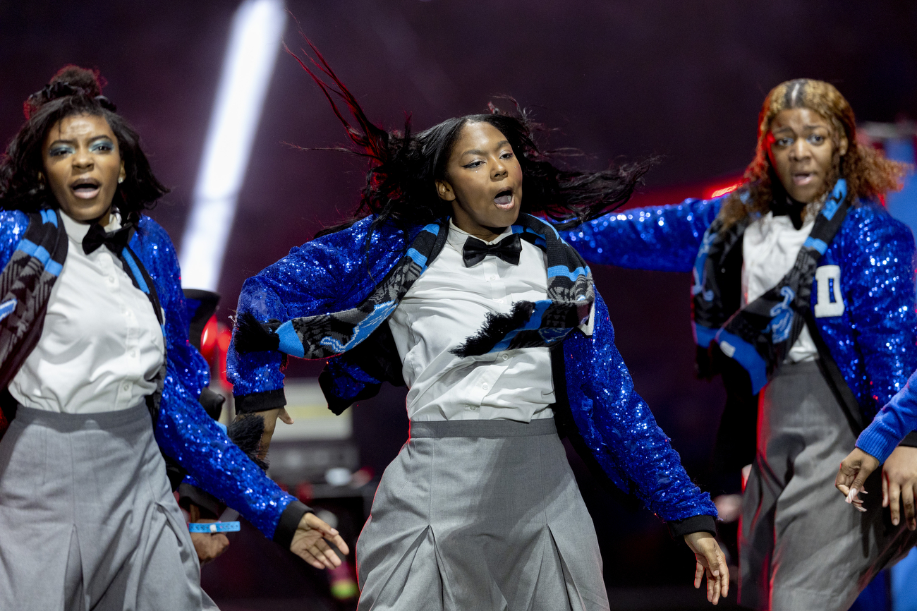 Detroit Youth Choir performs at halftime of Lions' first playoff win in ...