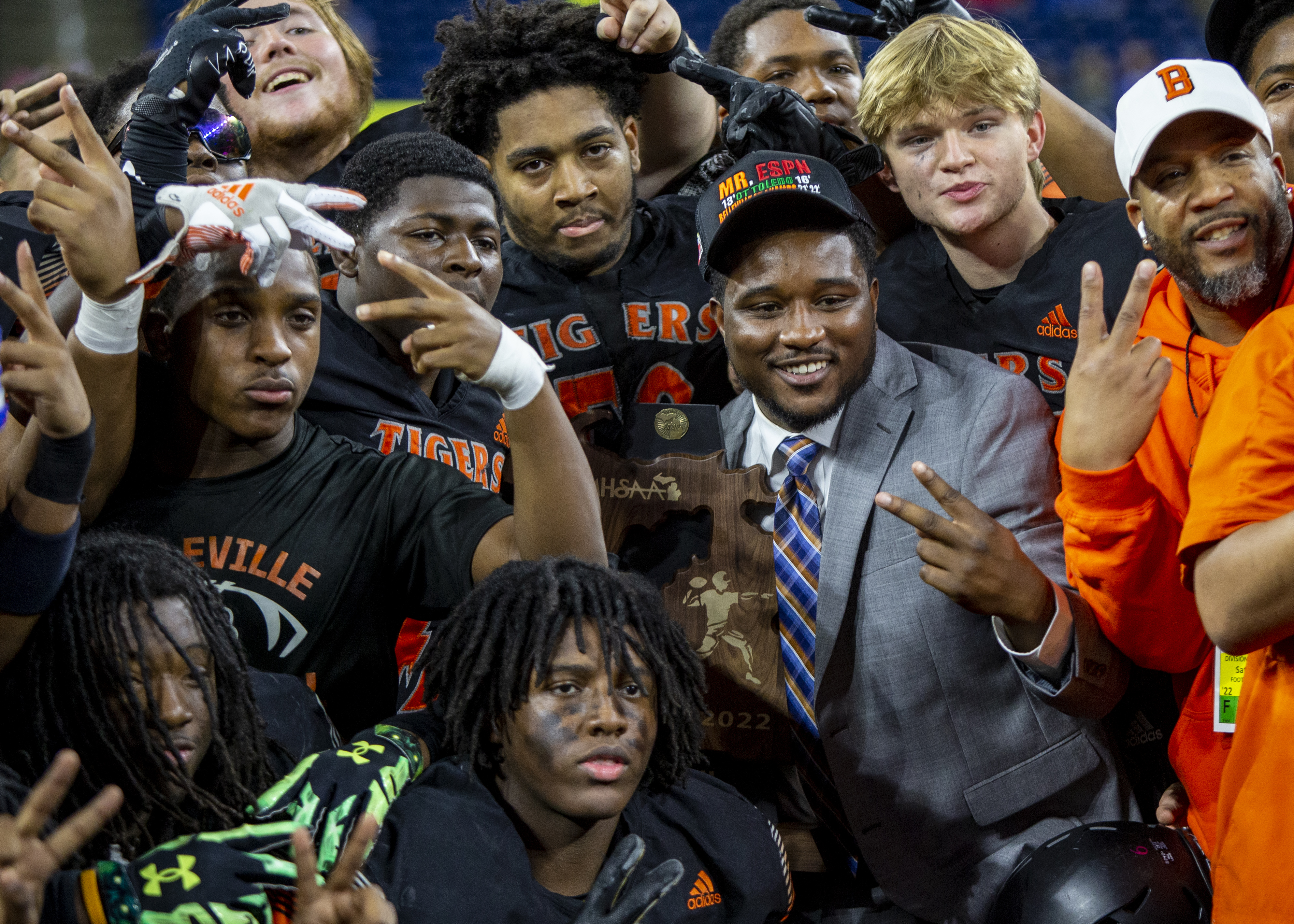 Belleville and Caledonia go head-to-head in Division 1 football ...