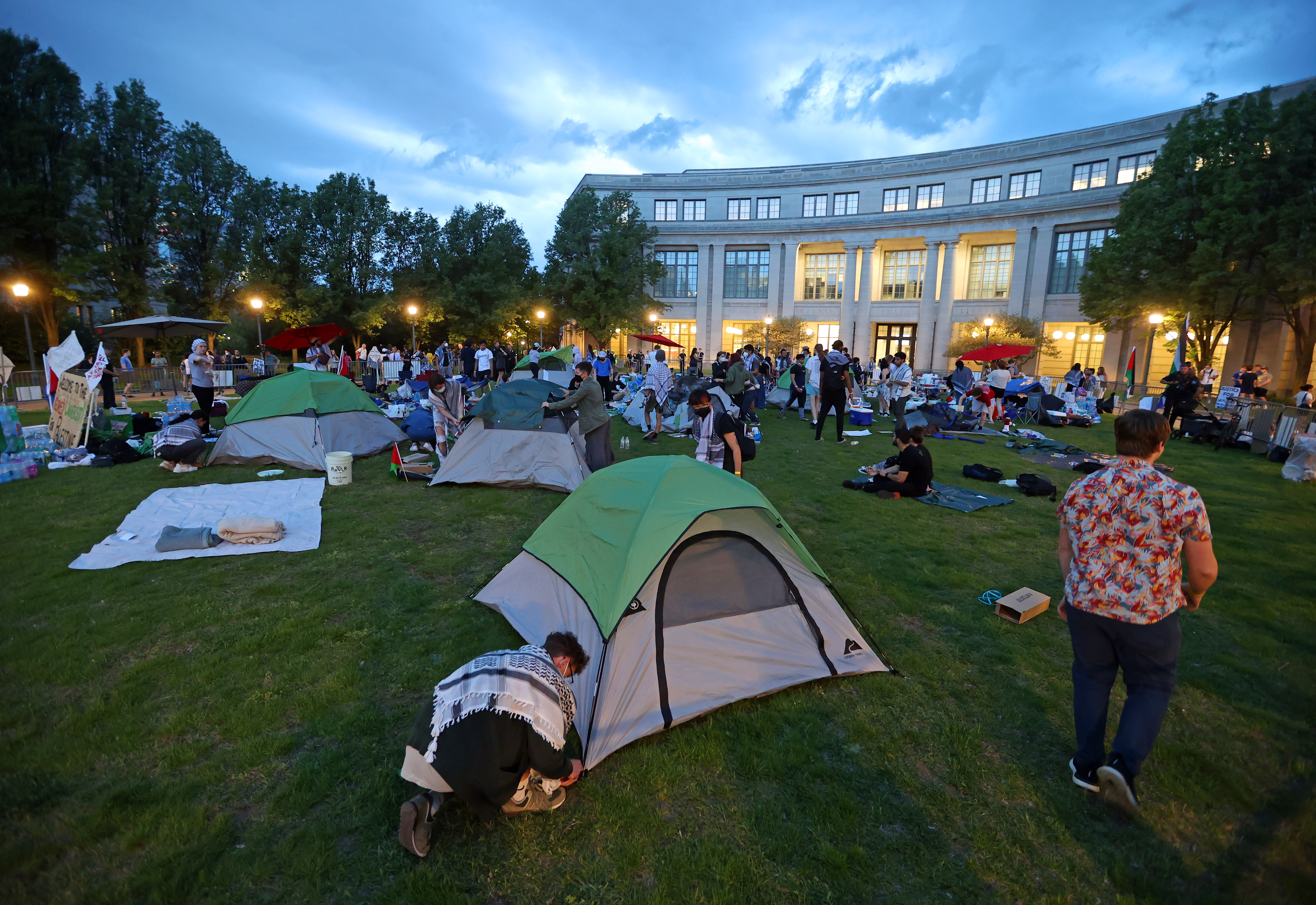Pro-Palestine demonstrators stay the night at Case Western Reserve ...