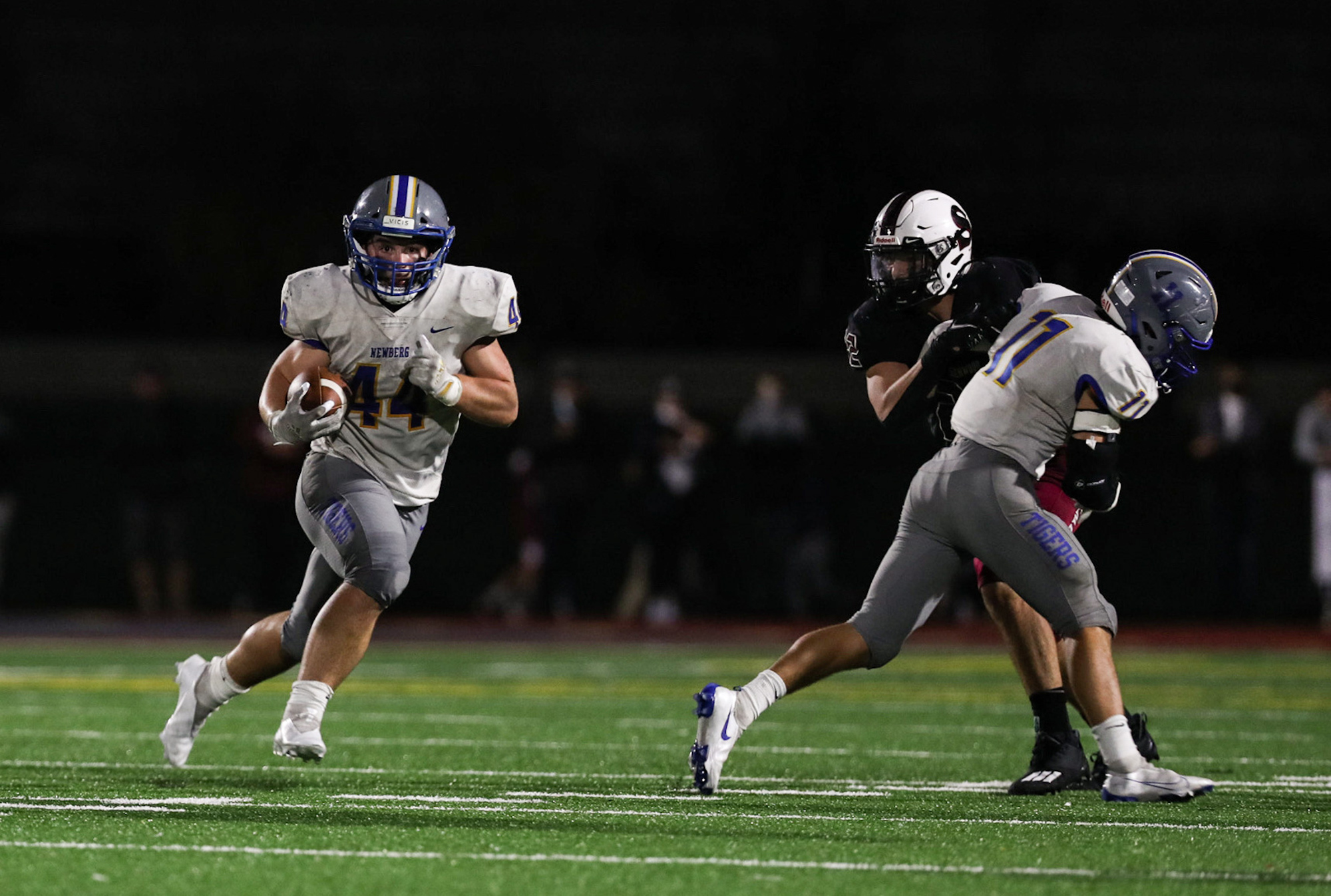 Oregon high school football: Newberg Tigers at Sherwood Bowmen ...
