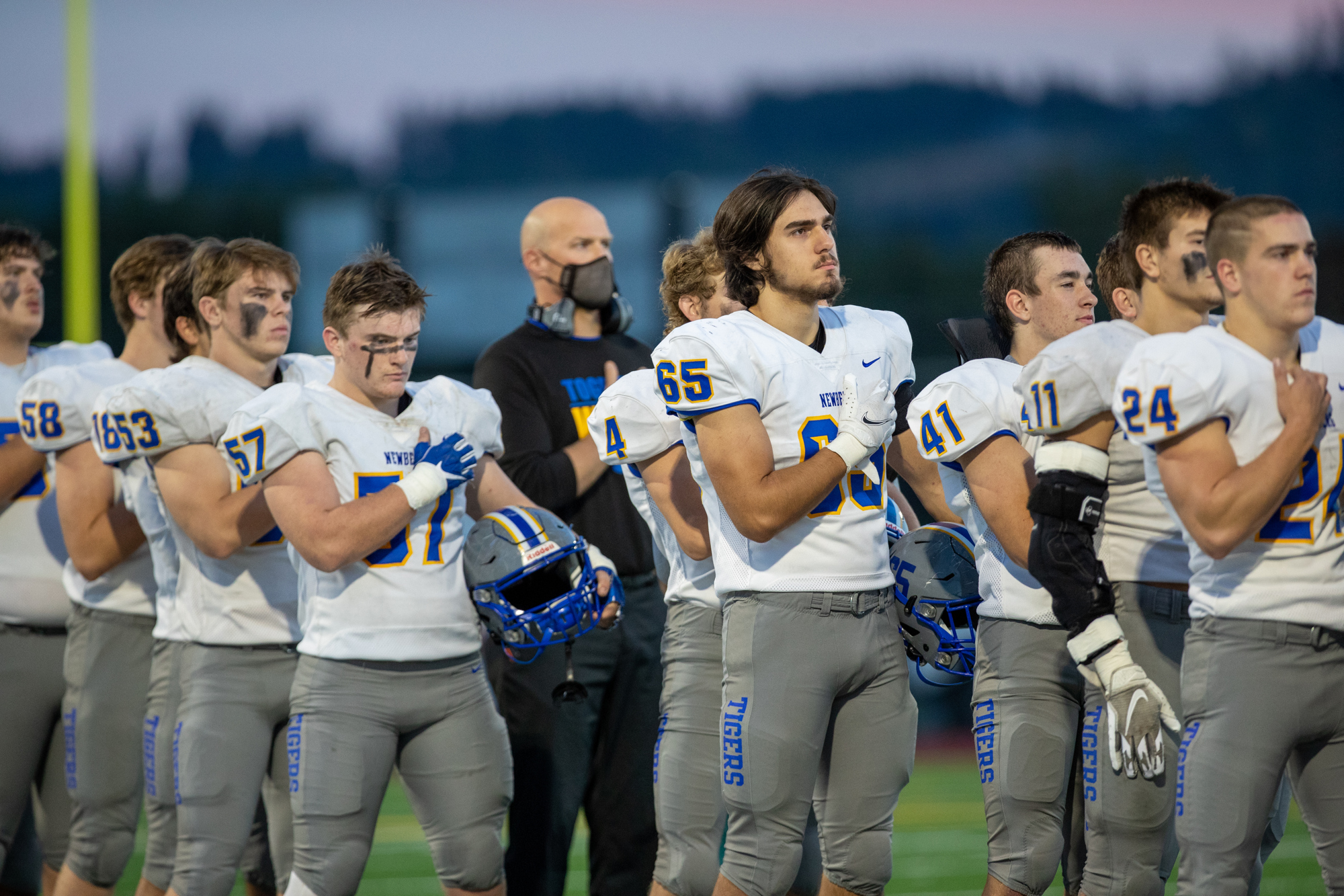 Oregon high school football: Newberg Tigers at Sherwood Bowmen ...
