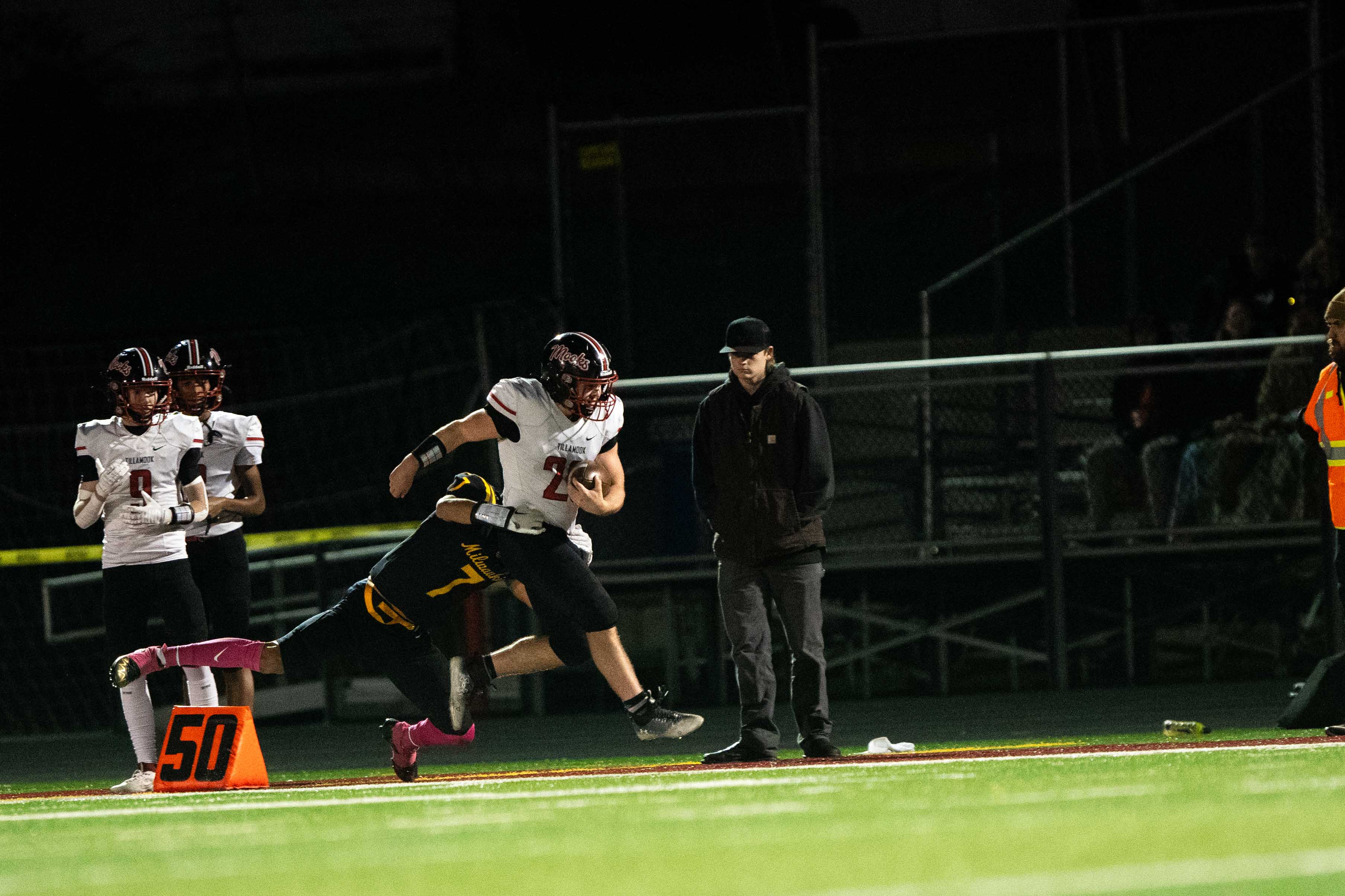 Oregon high school football: Tillamook Cheesemakers vs Milwaukie ...