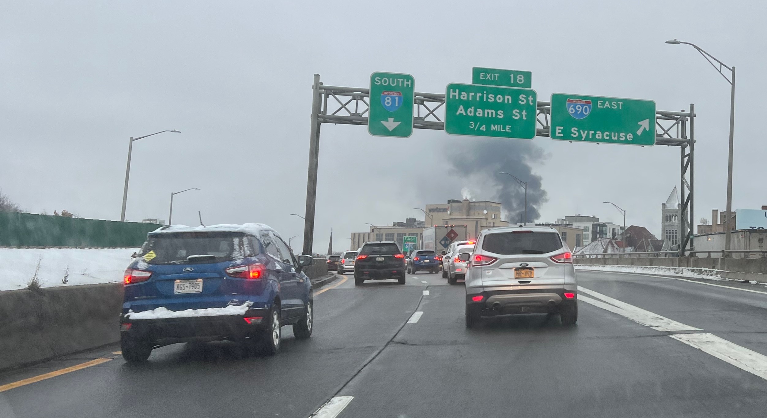 Tractor trailer fire backs up I-81 traffic in Syracuse - syracuse.com