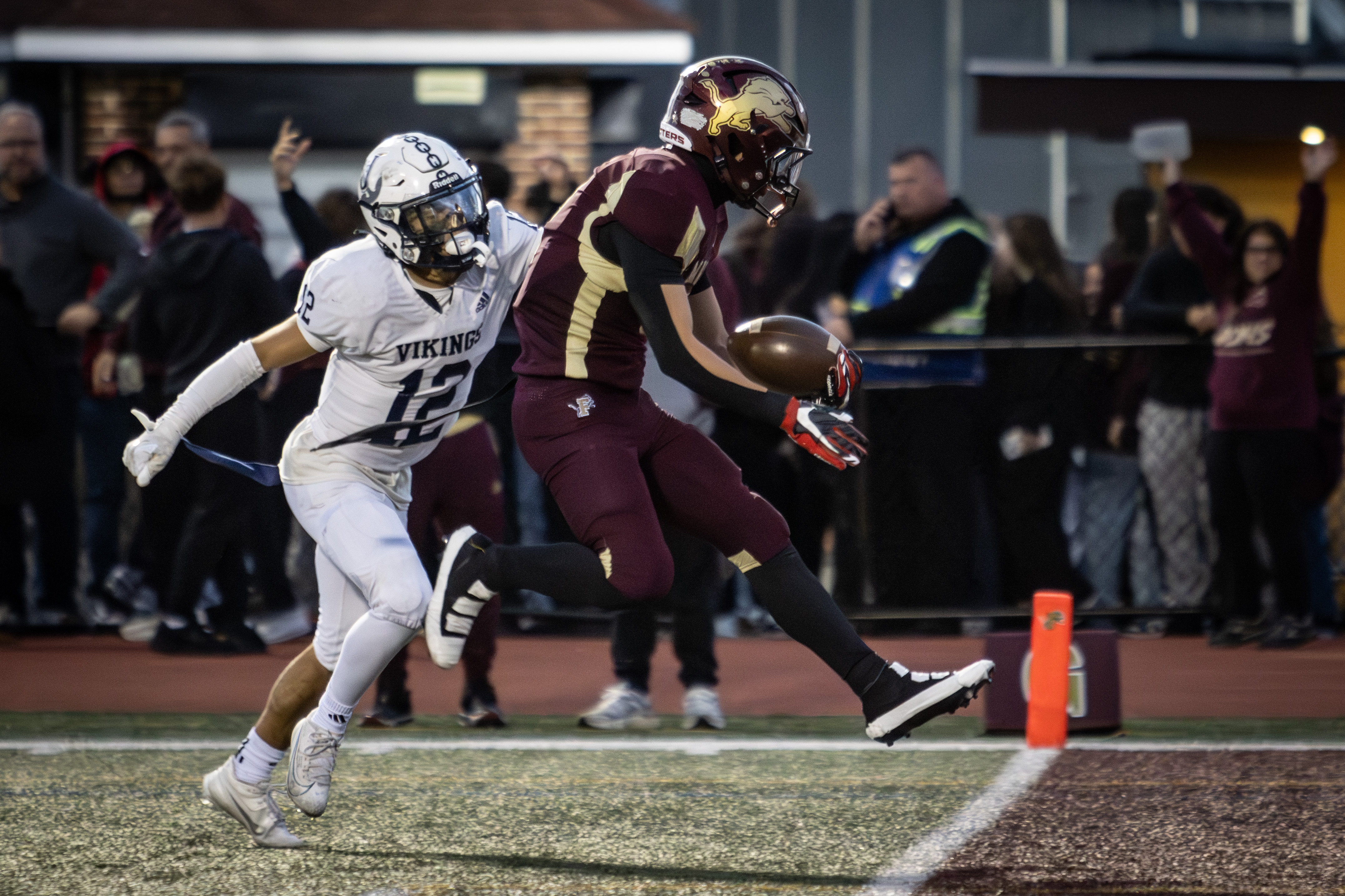 HS Football: Farrell continues remarkable season with 28-6 victory over ...