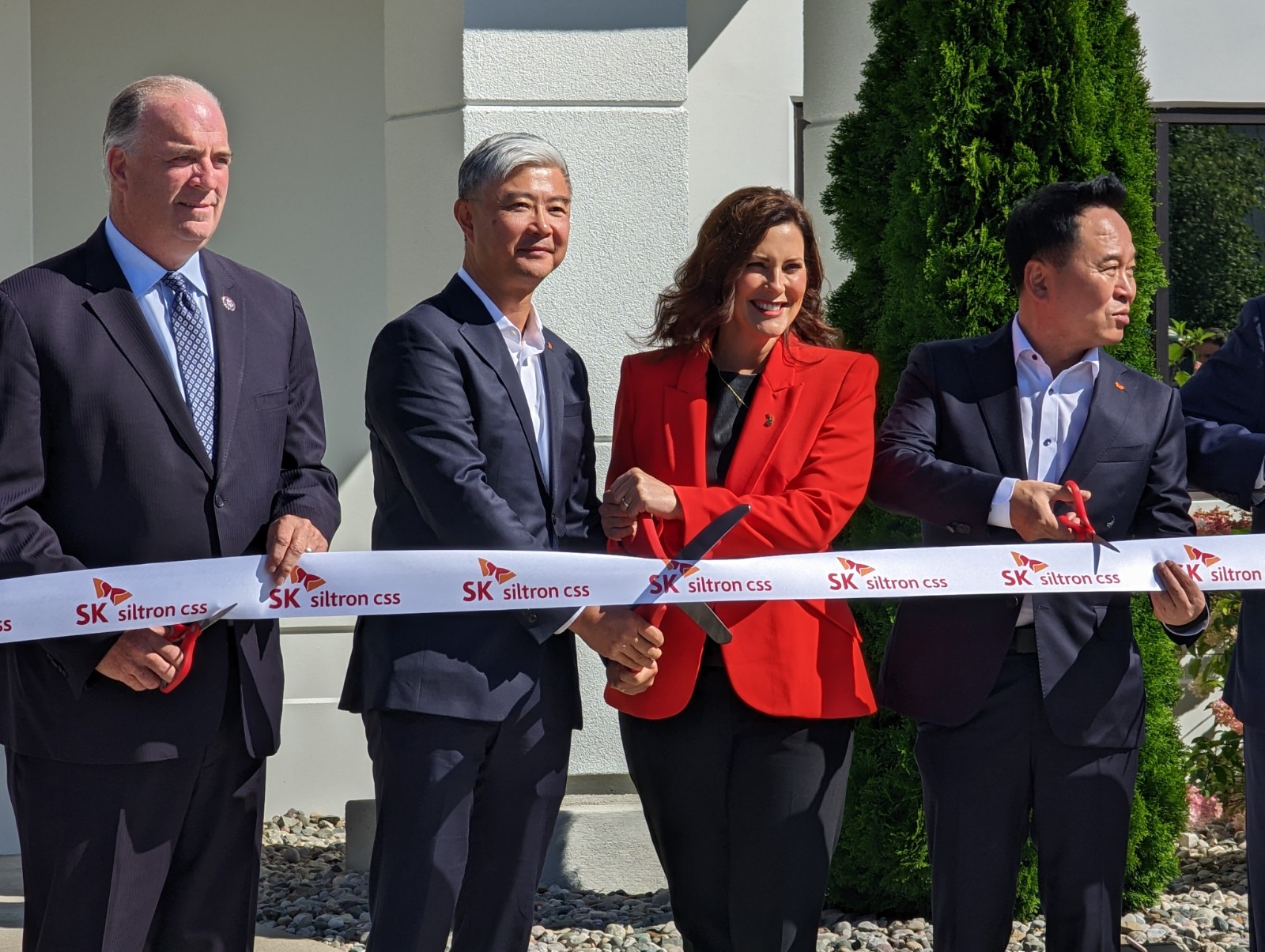 Gov. Whitmer, officials visit new SK Siltron CSS location in Monitor ...