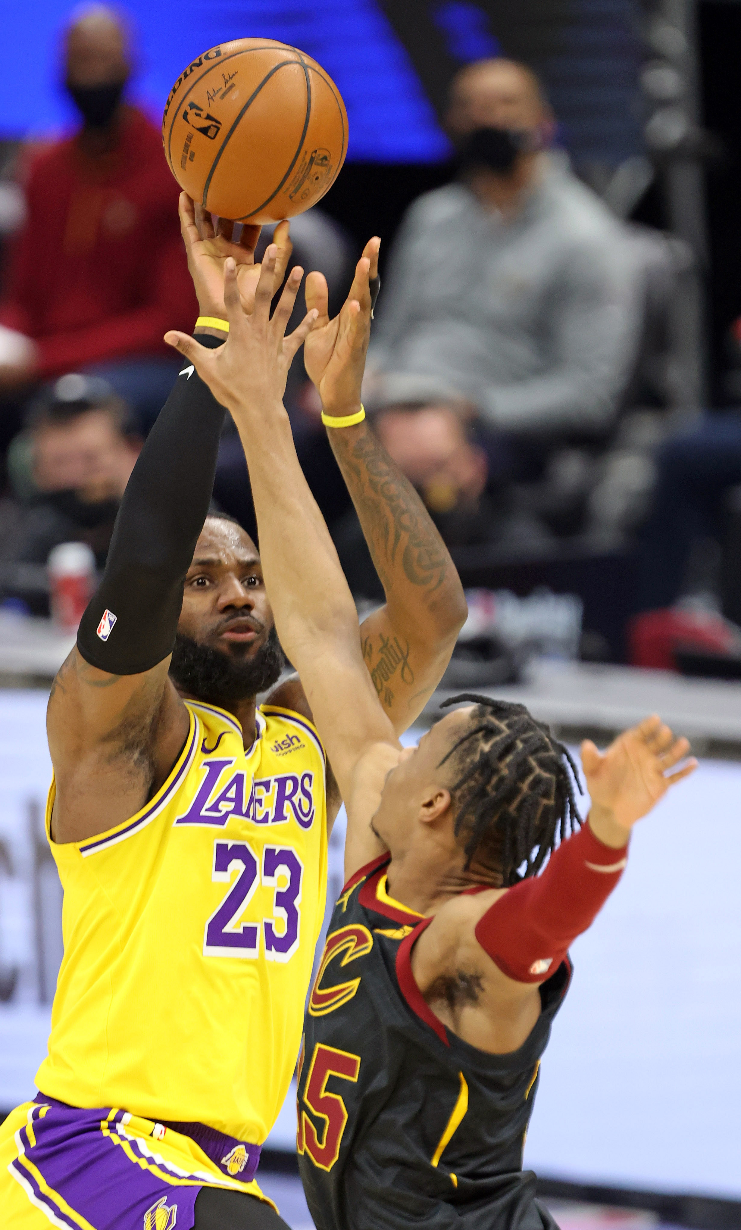 Los Angeles Lakers LeBron James vs. Cleveland Cavaliers, January 25 ...