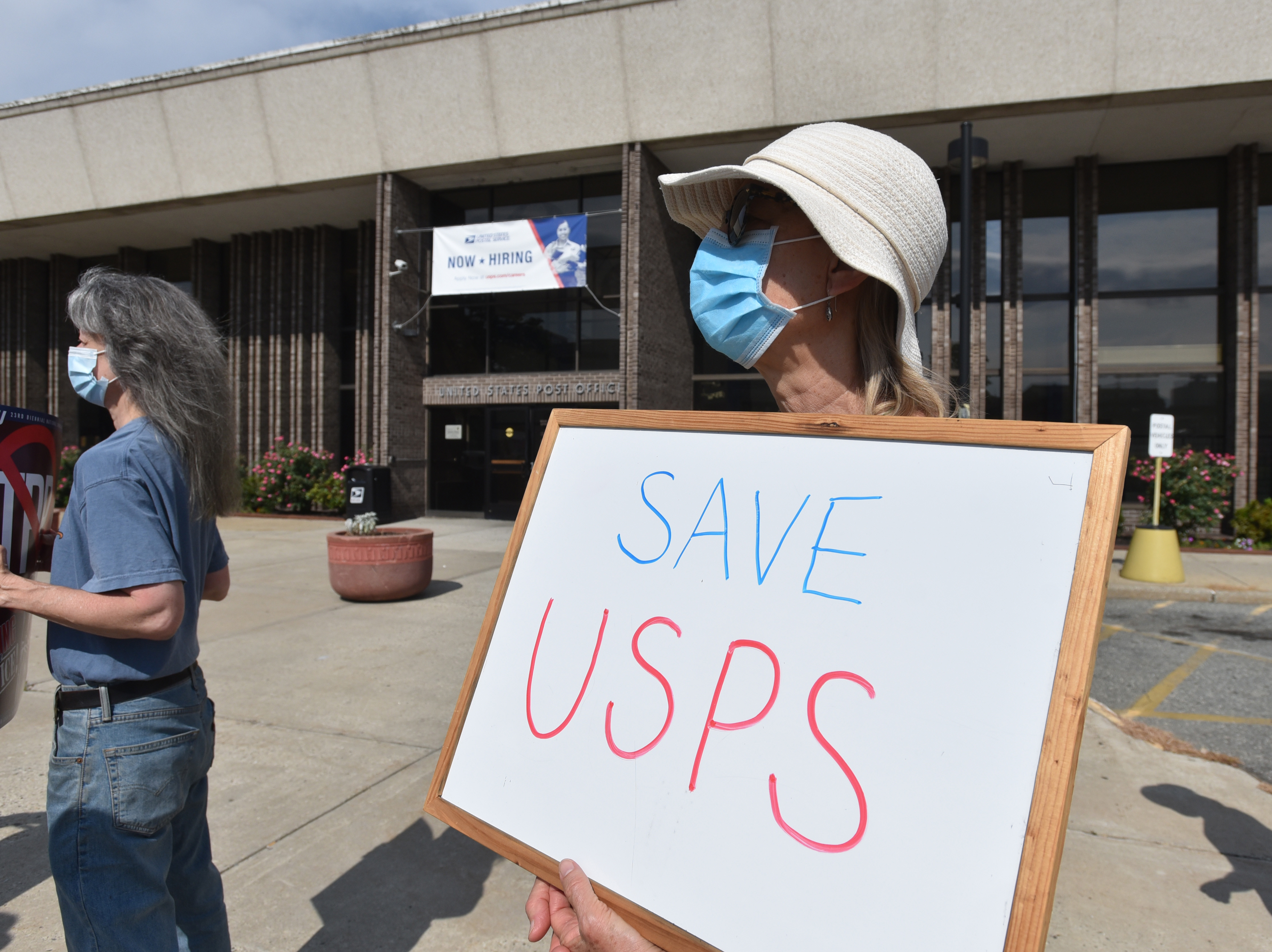 Postal workers rally at Springfield Post Office - masslive.com