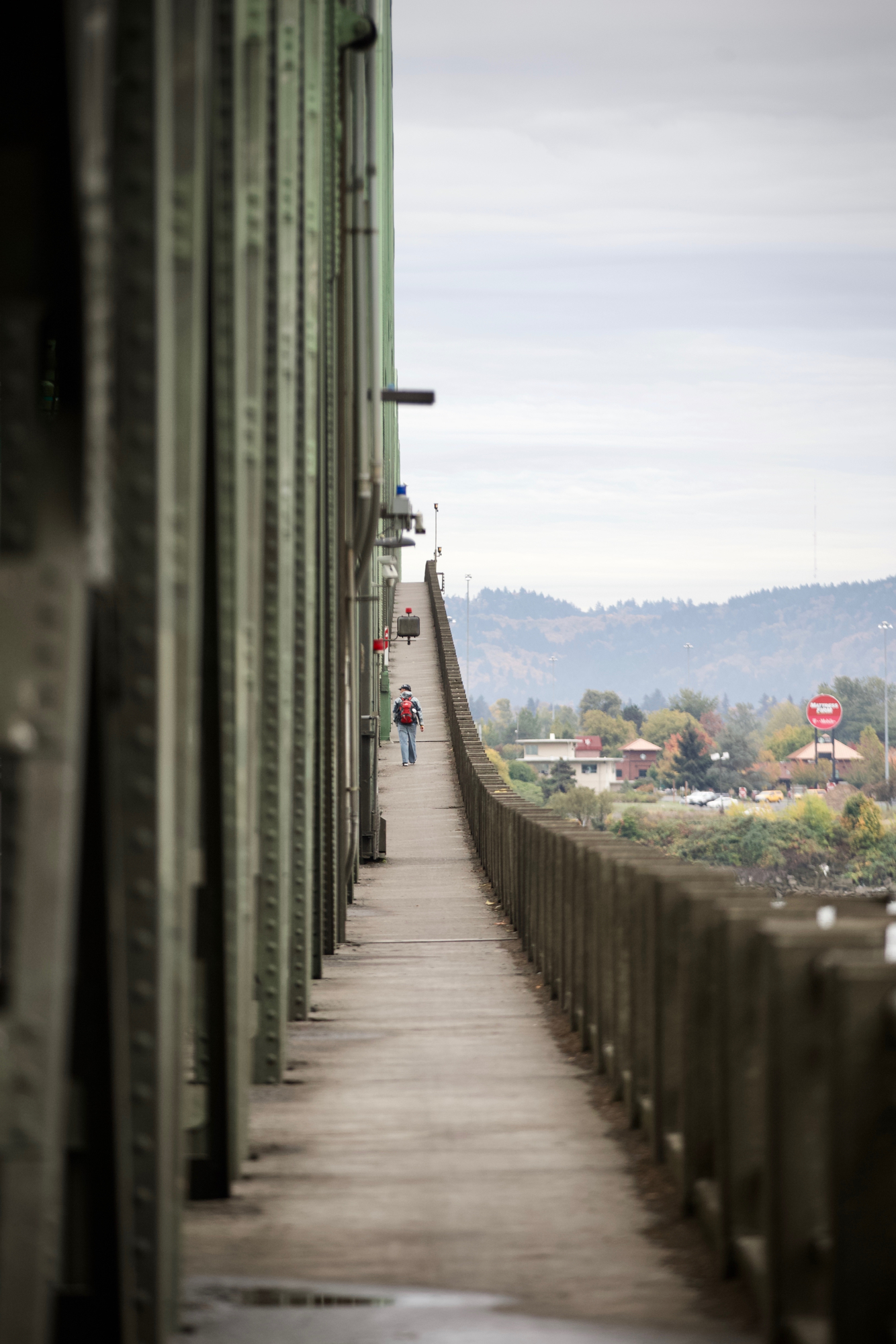 An up-close look at the aging 100-year-old Interstate 5 bridge ...