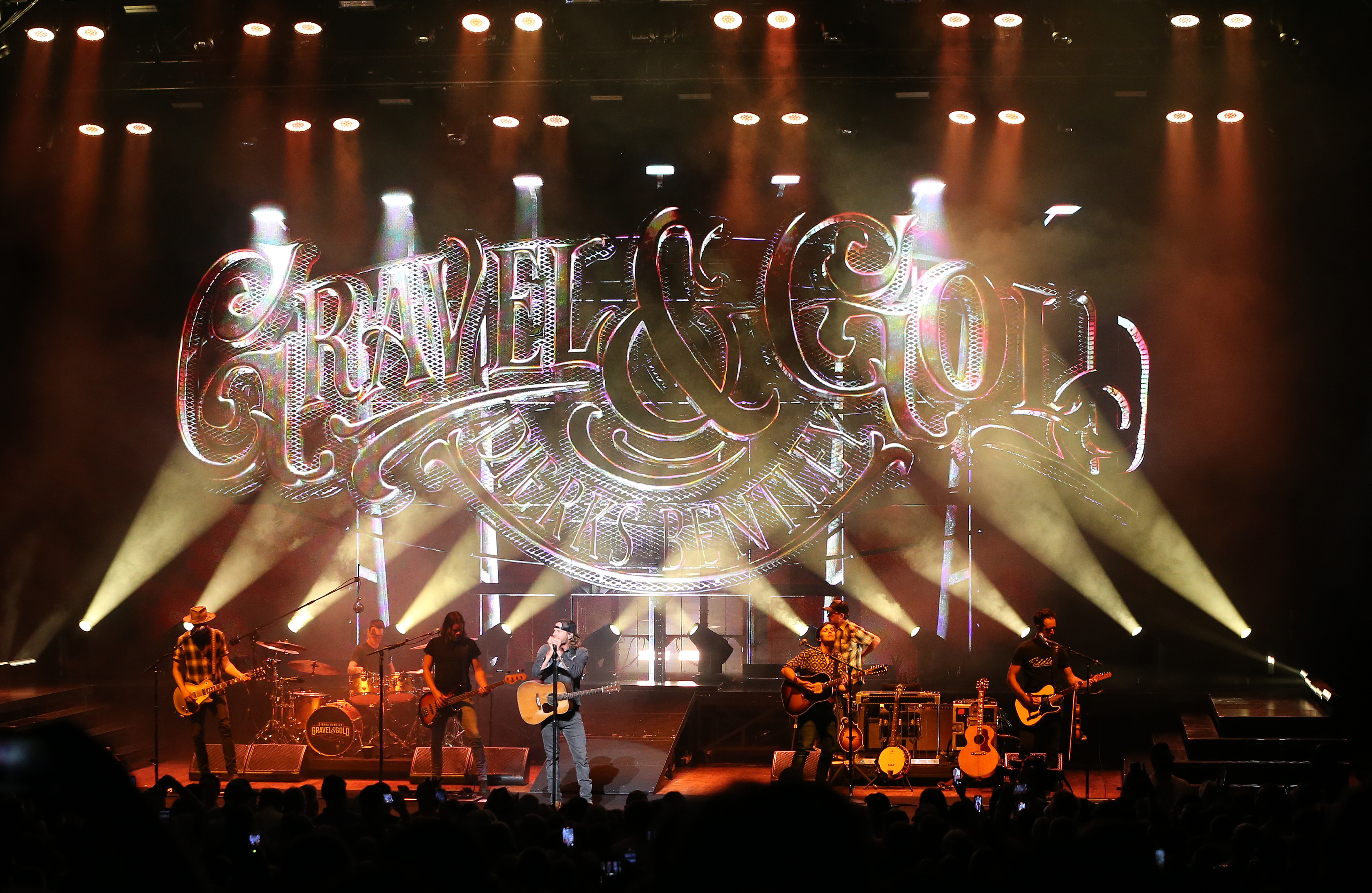 Country music singer Dierks Bentley stops at Blossom Music Center ...