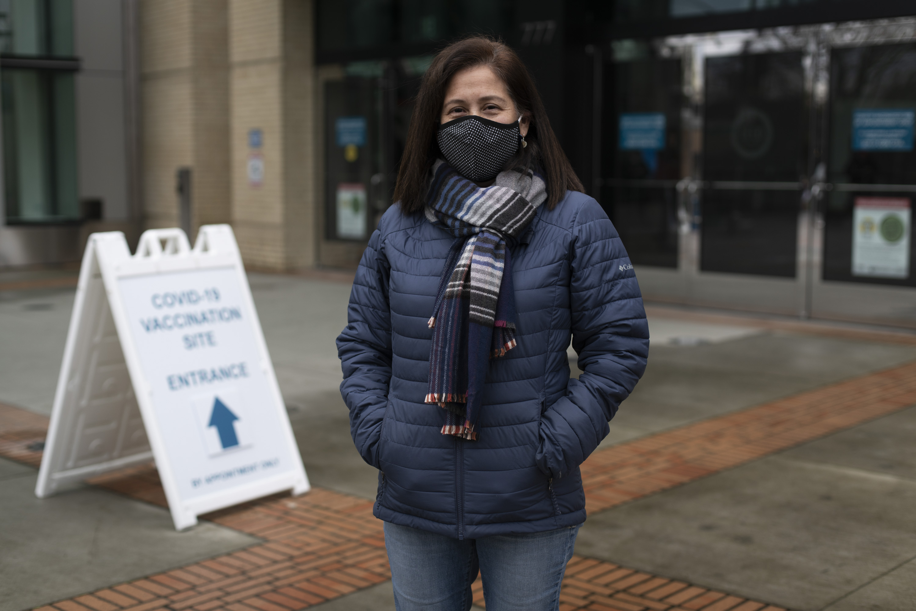 COVID-19 vaccinations begin for educators in Oregon - oregonlive.com