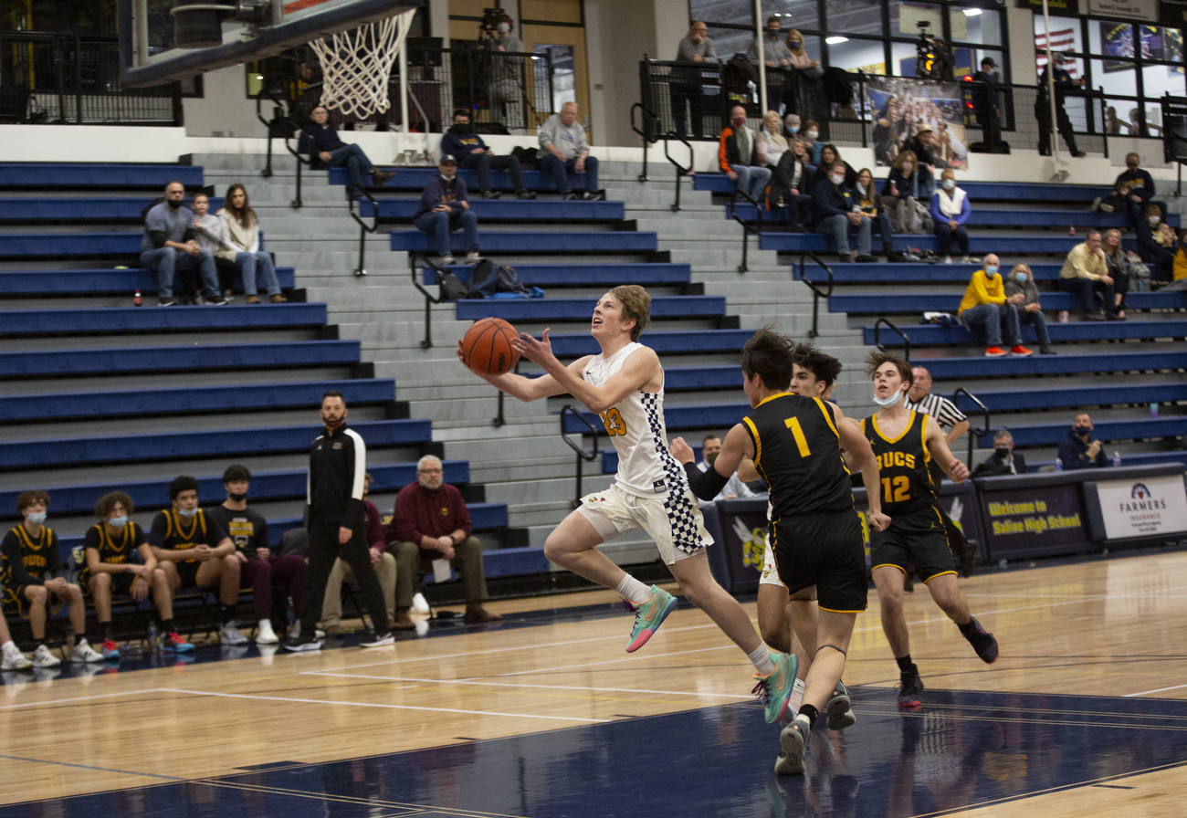 Riverview, Saline High School boy’s basketball game - mlive.com