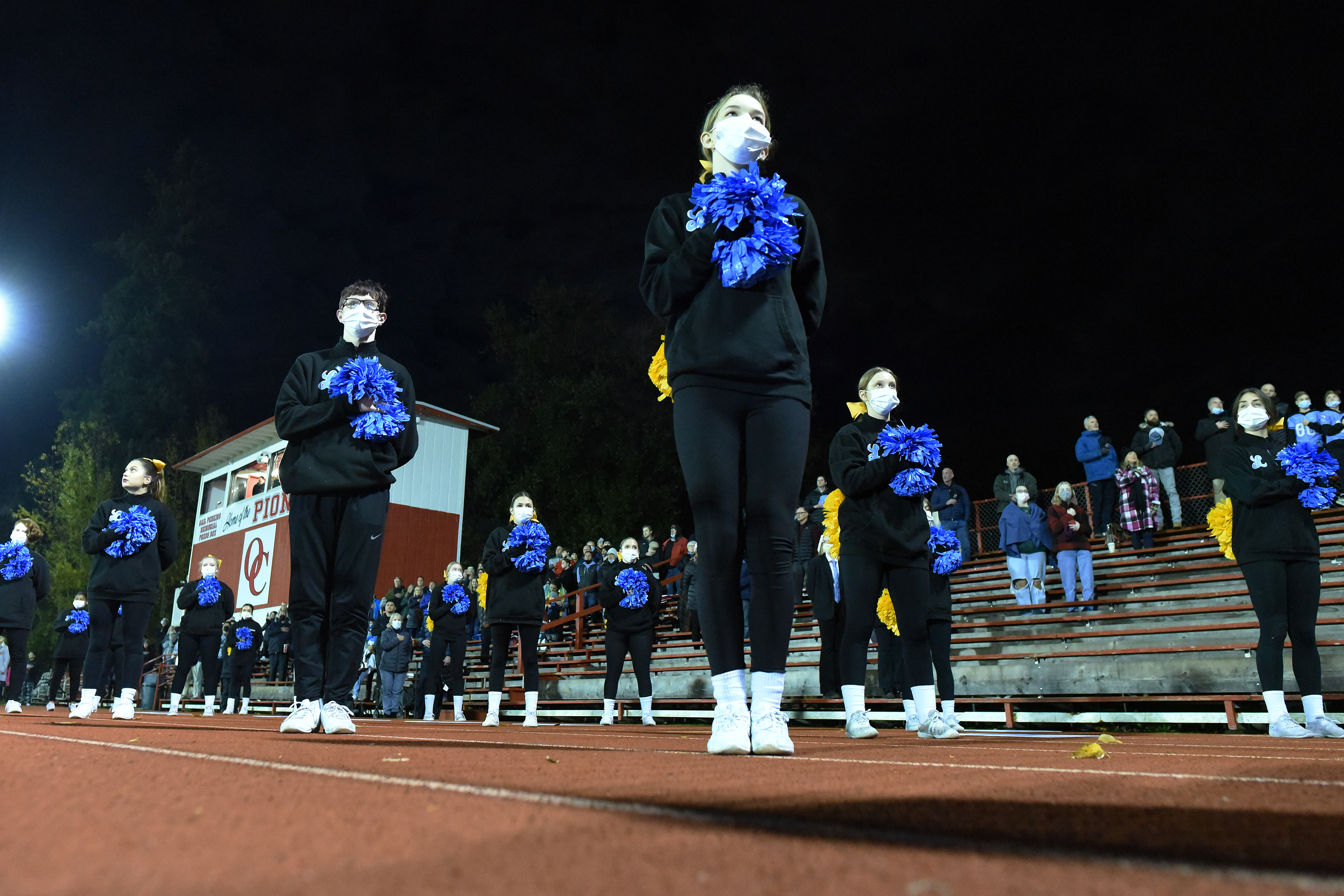 Lakeridge vs. West Linn in Oregon Class 6A football quarterfinals ...