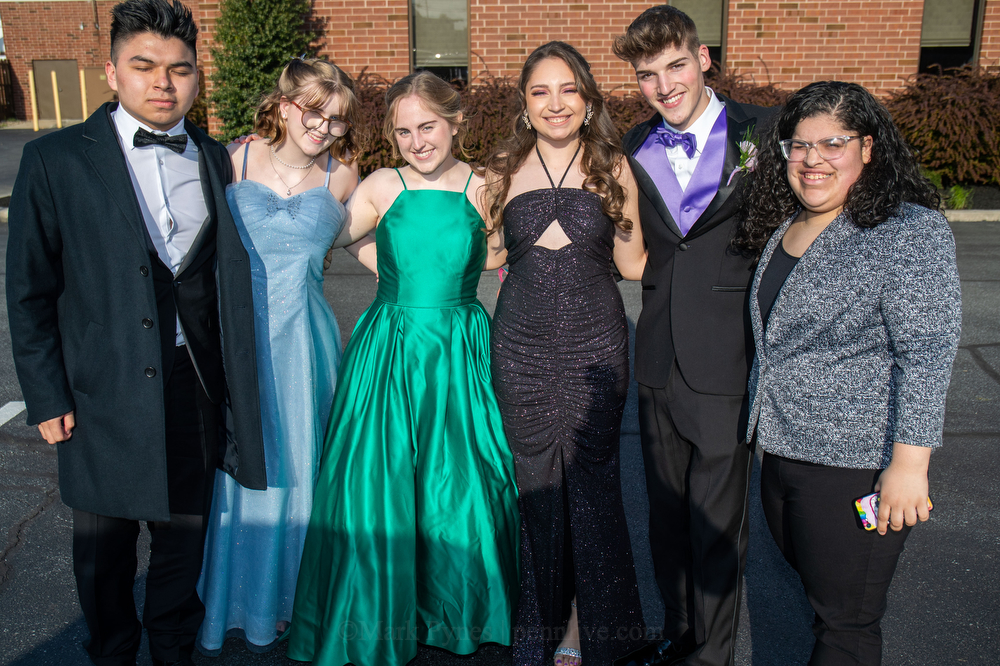 Camp Hill's 2022 prom photo gallery - pennlive.com