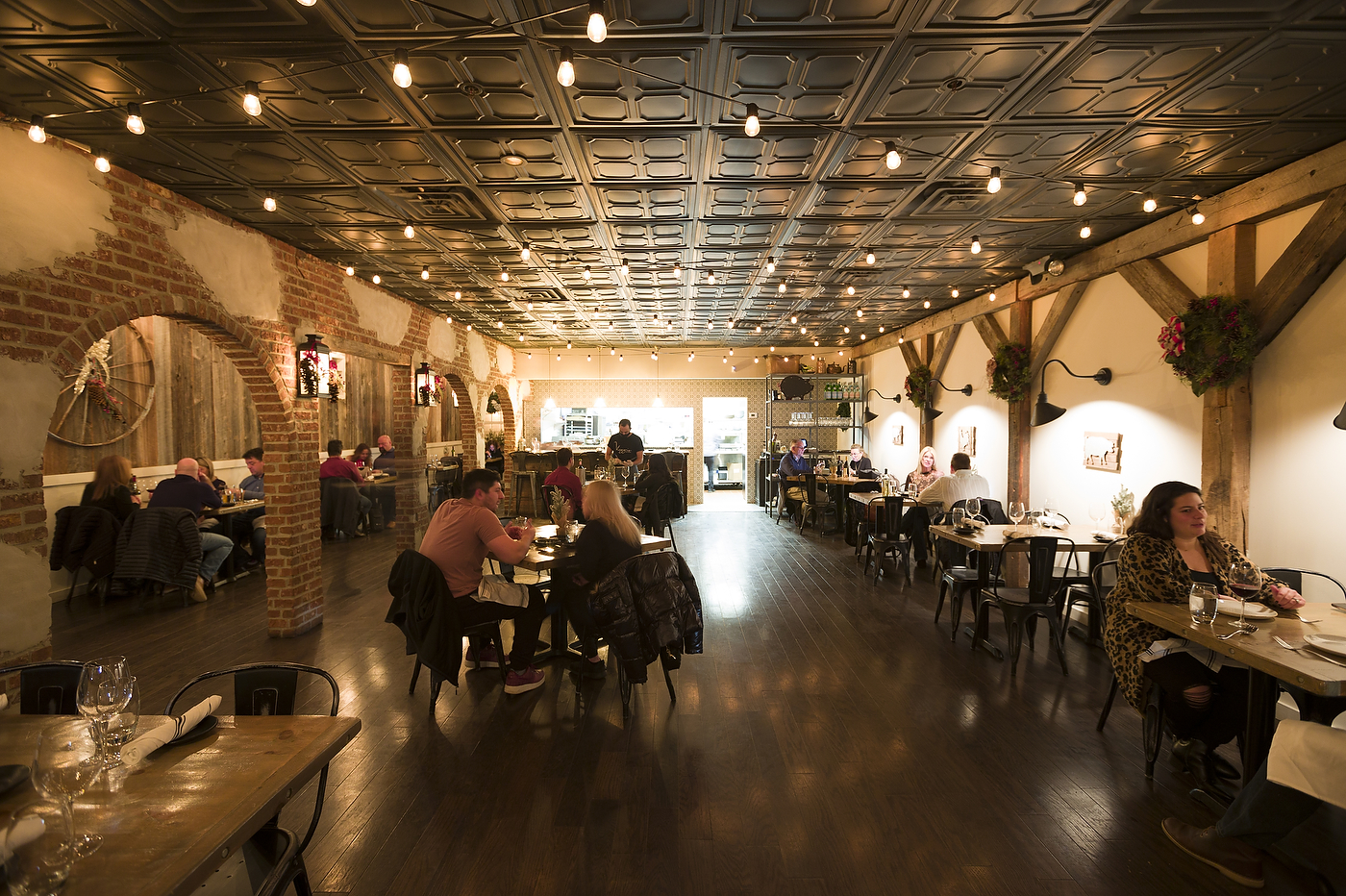 Indoor Dining at Viaggio Ristorante in Wayne - nj.com