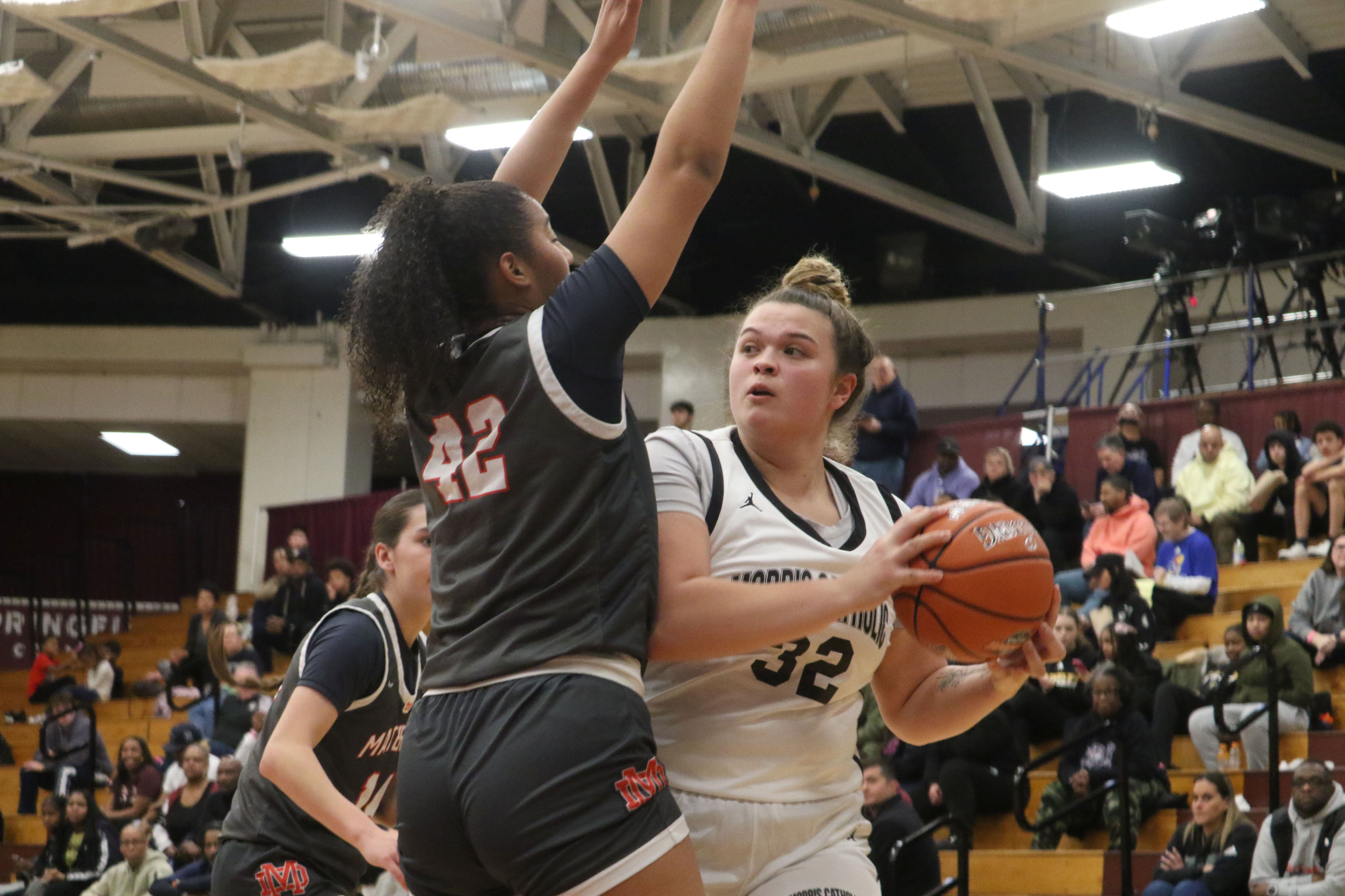 Morris Catholic vs. Mater Dei at Hoophall Classic - masslive.com