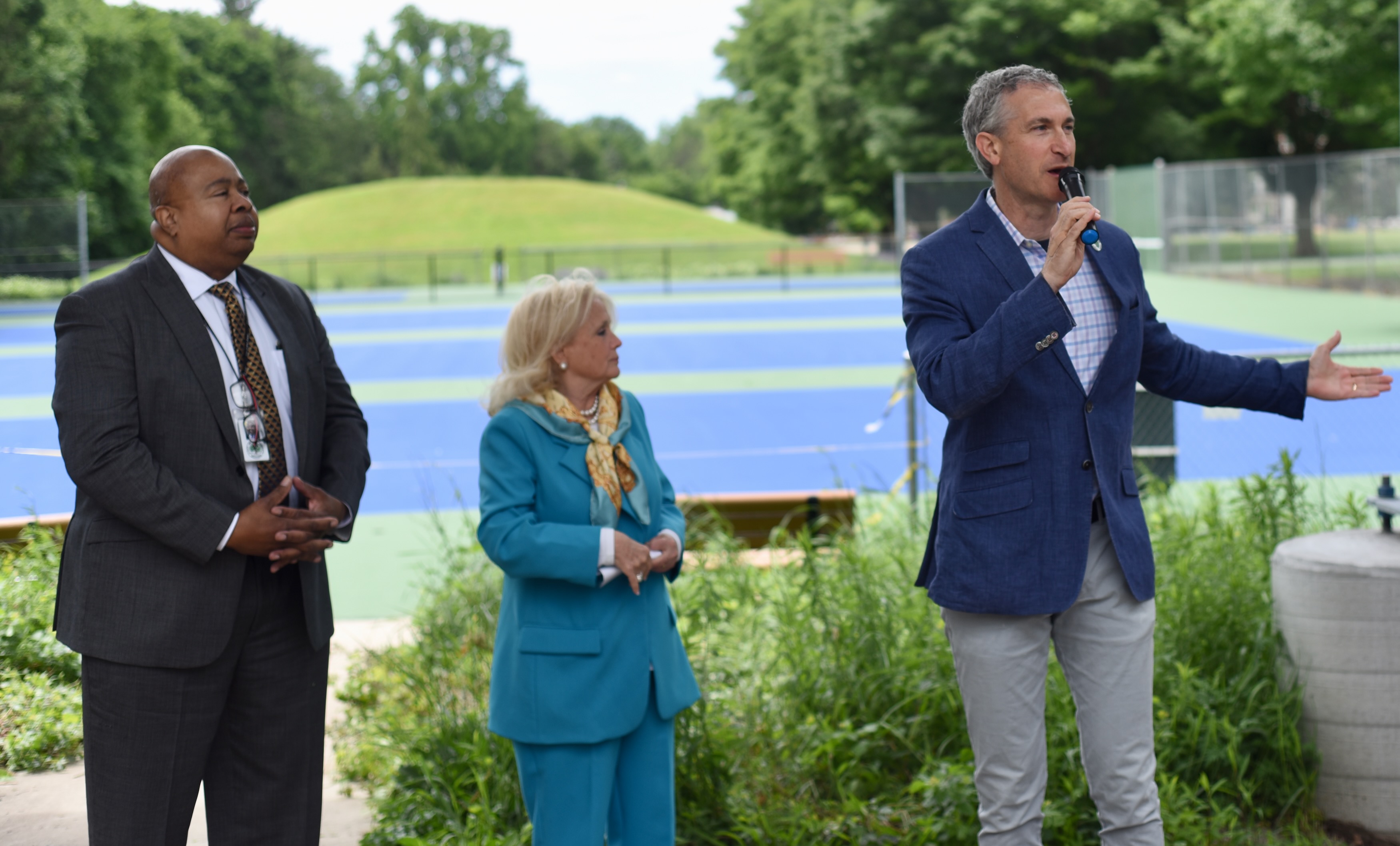 New solar carport arrays at Ann Arbor's Burns Park and Fuller Park ...