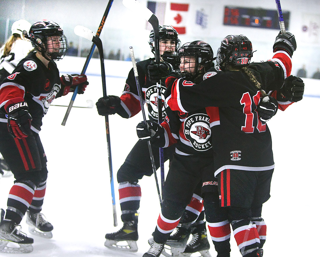 Pope Francis vs Longmeadow girls Hockey 1/19/24 - masslive.com