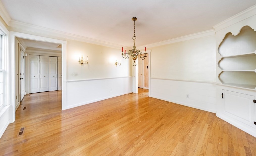 House of the Week: Wilbraham Mountain home offers sweeping views of ...