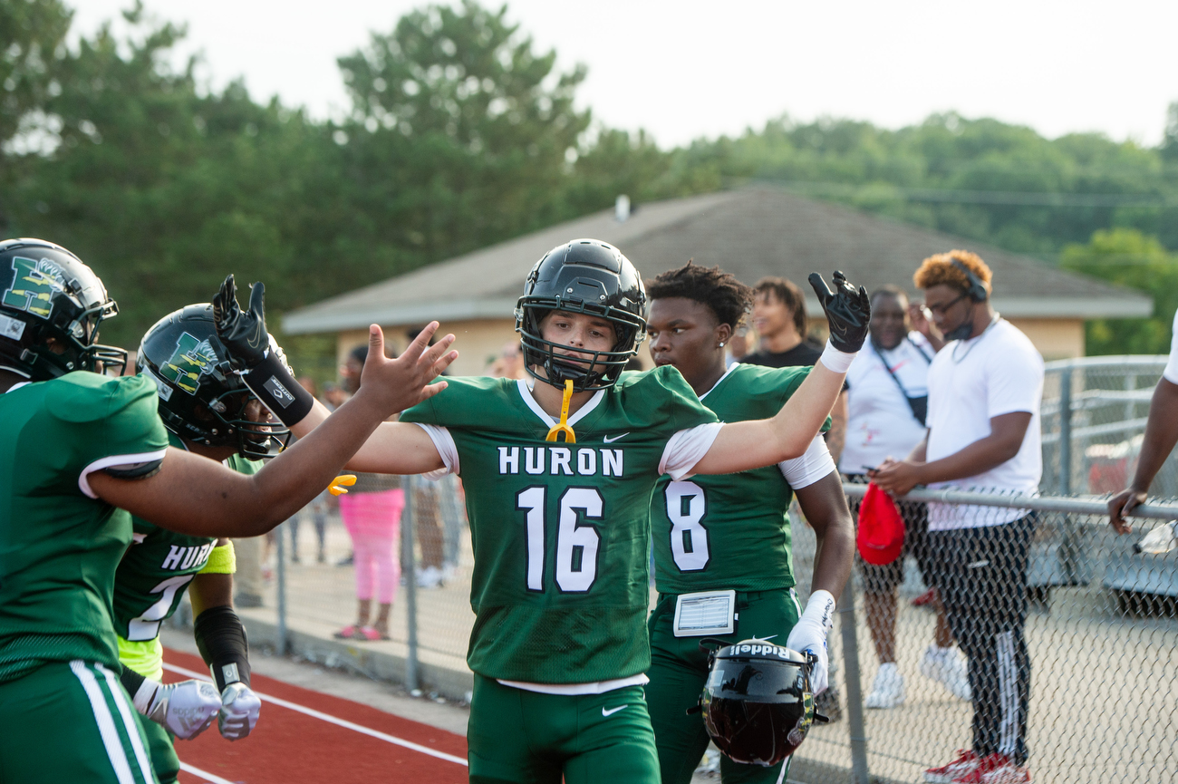 Ann Arbor Huron vs. Detroit Southeastern high school football - mlive.com