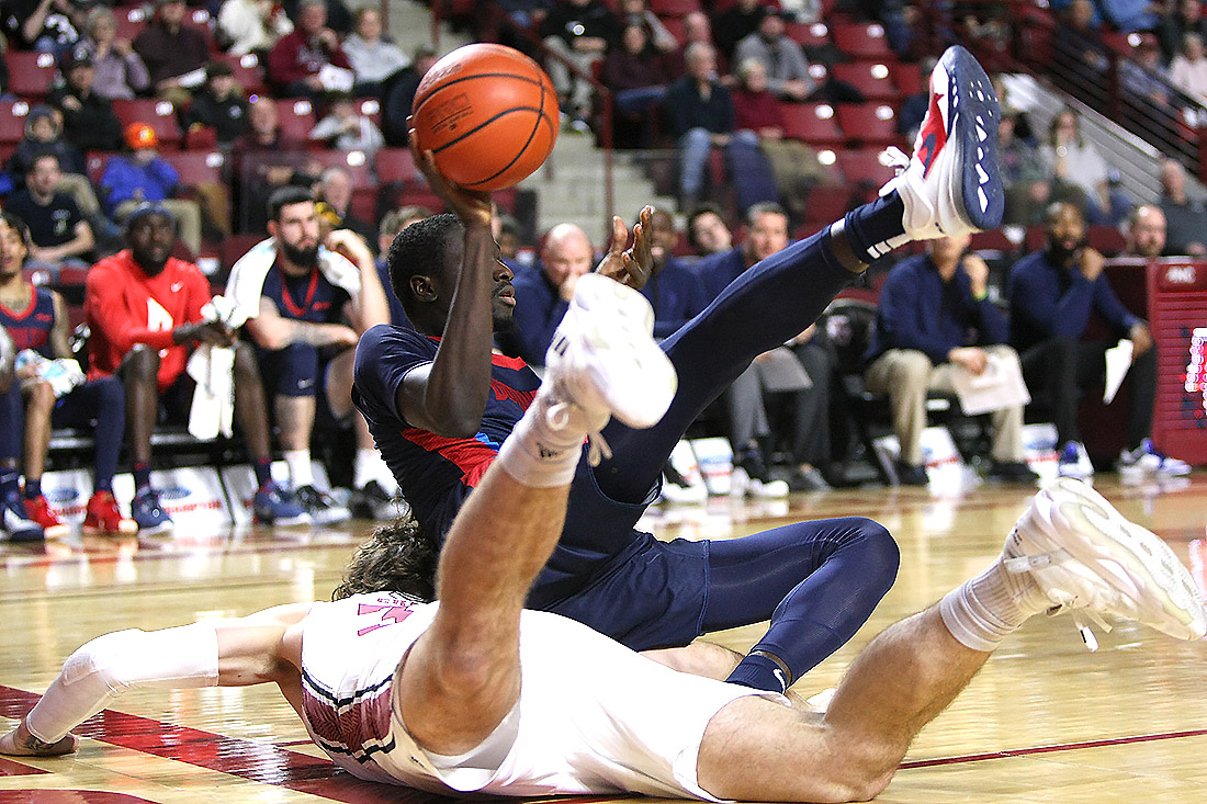 UMass Men's Basketball vs Duquesne 1/3/24 - masslive.com