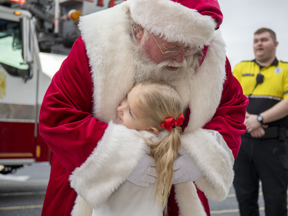 Santa visits the Capital City Mall in Camp Hill - pennlive.com