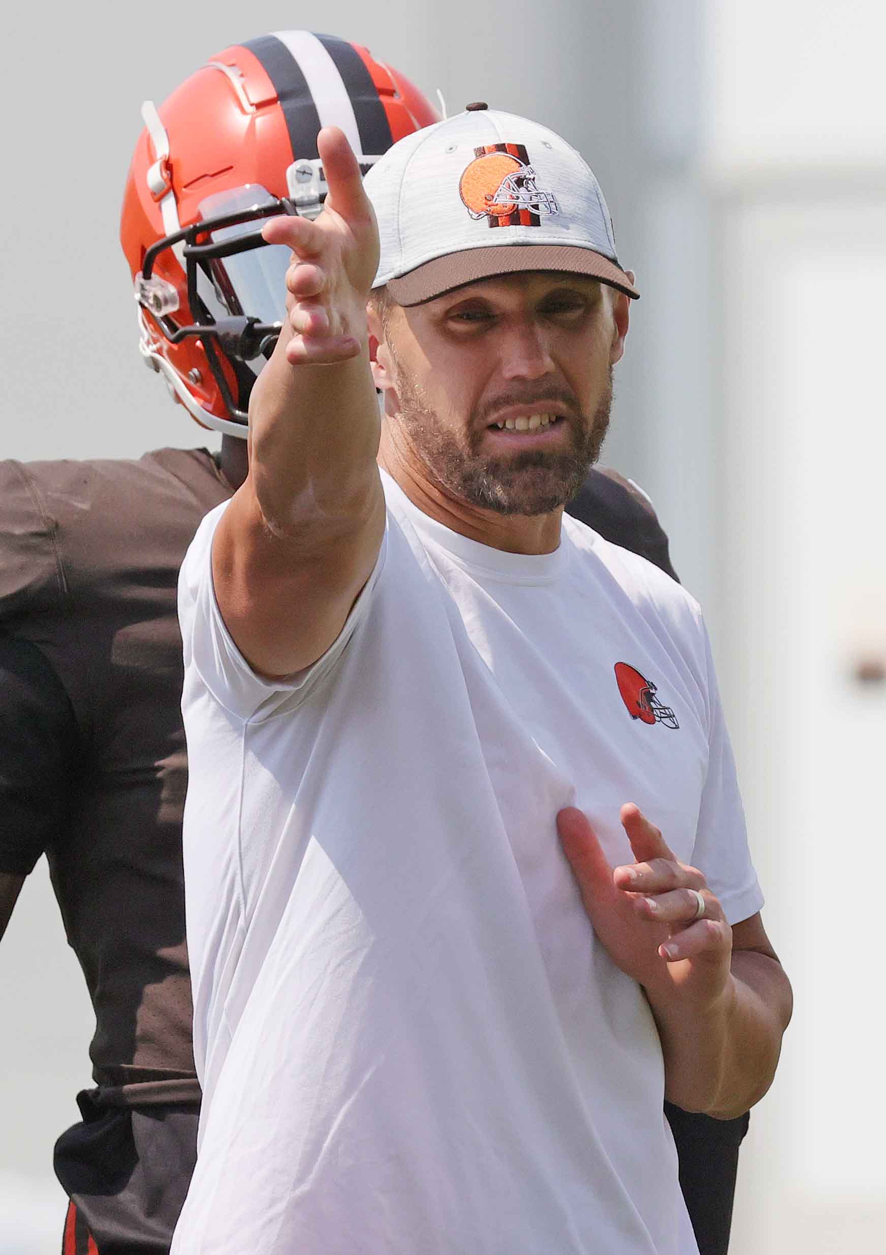 Cleveland Browns defensive backs coach Jeff Howard, 2021-2022 ...